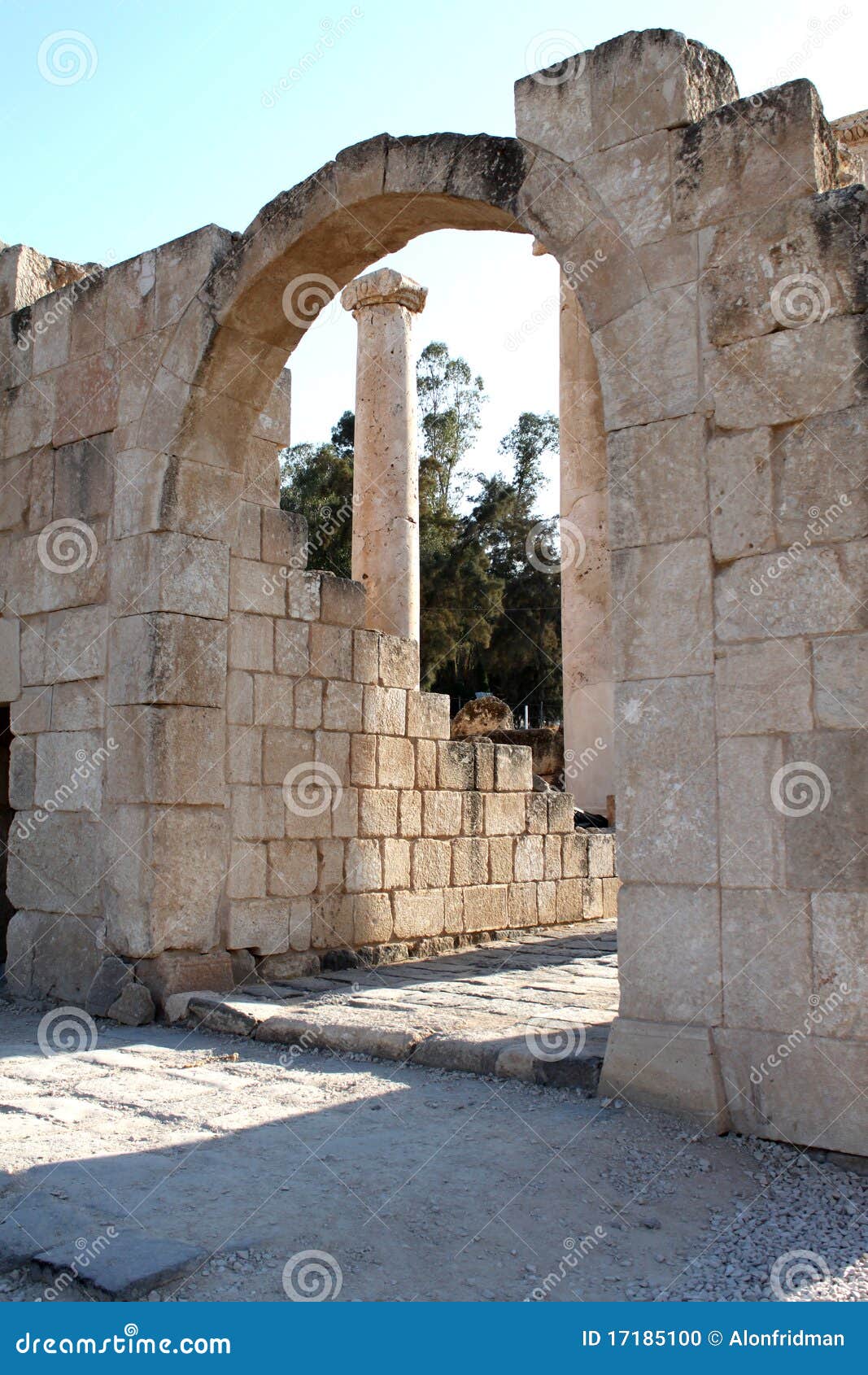 Ancient Roman Gate Stock Photography | CartoonDealer.com #17185100