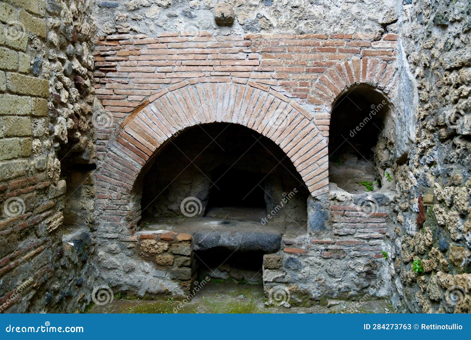 Ancient Roman Oven in the House of Sirico Stock Image - Image of rock ...