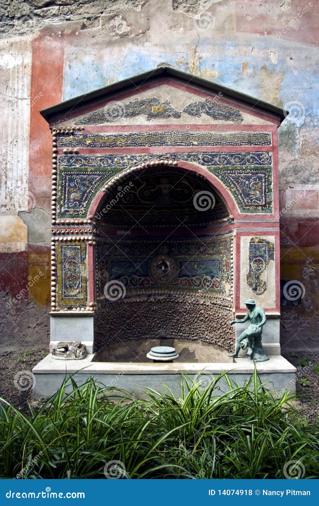 Ancient Roman Shrine stock photo. Image of roman, ancient - 14074918