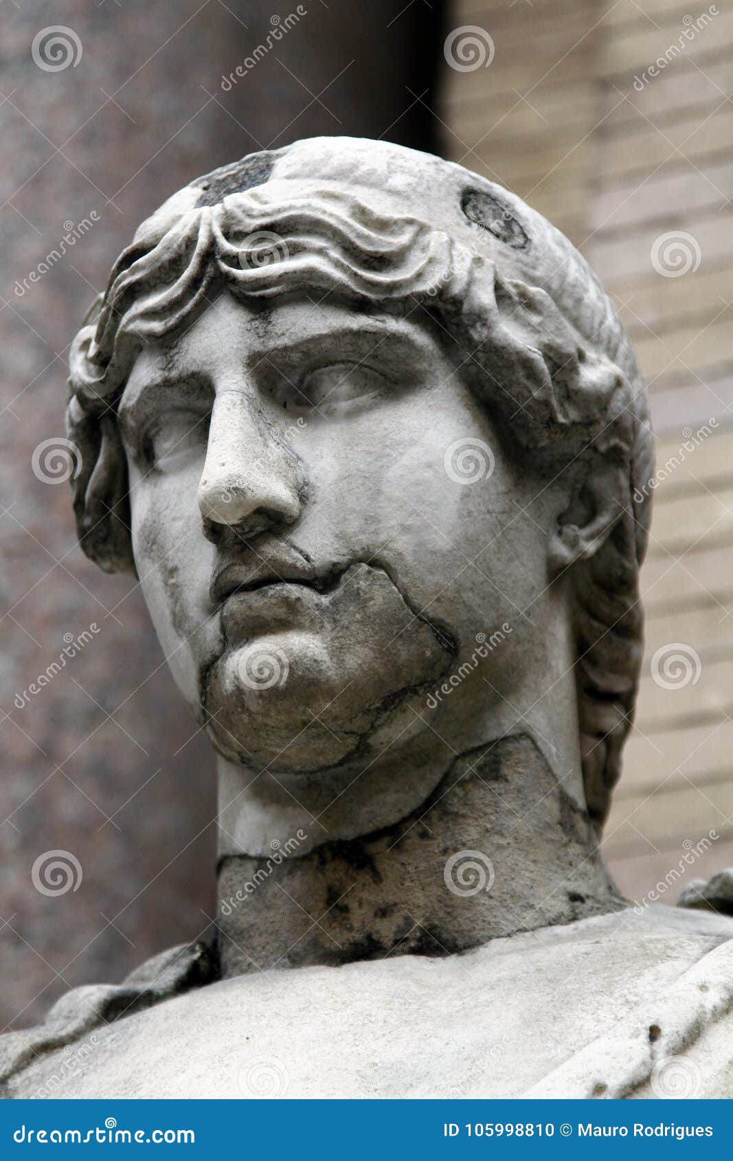 Ancient roman statue editorial image. Image of face - 105998810