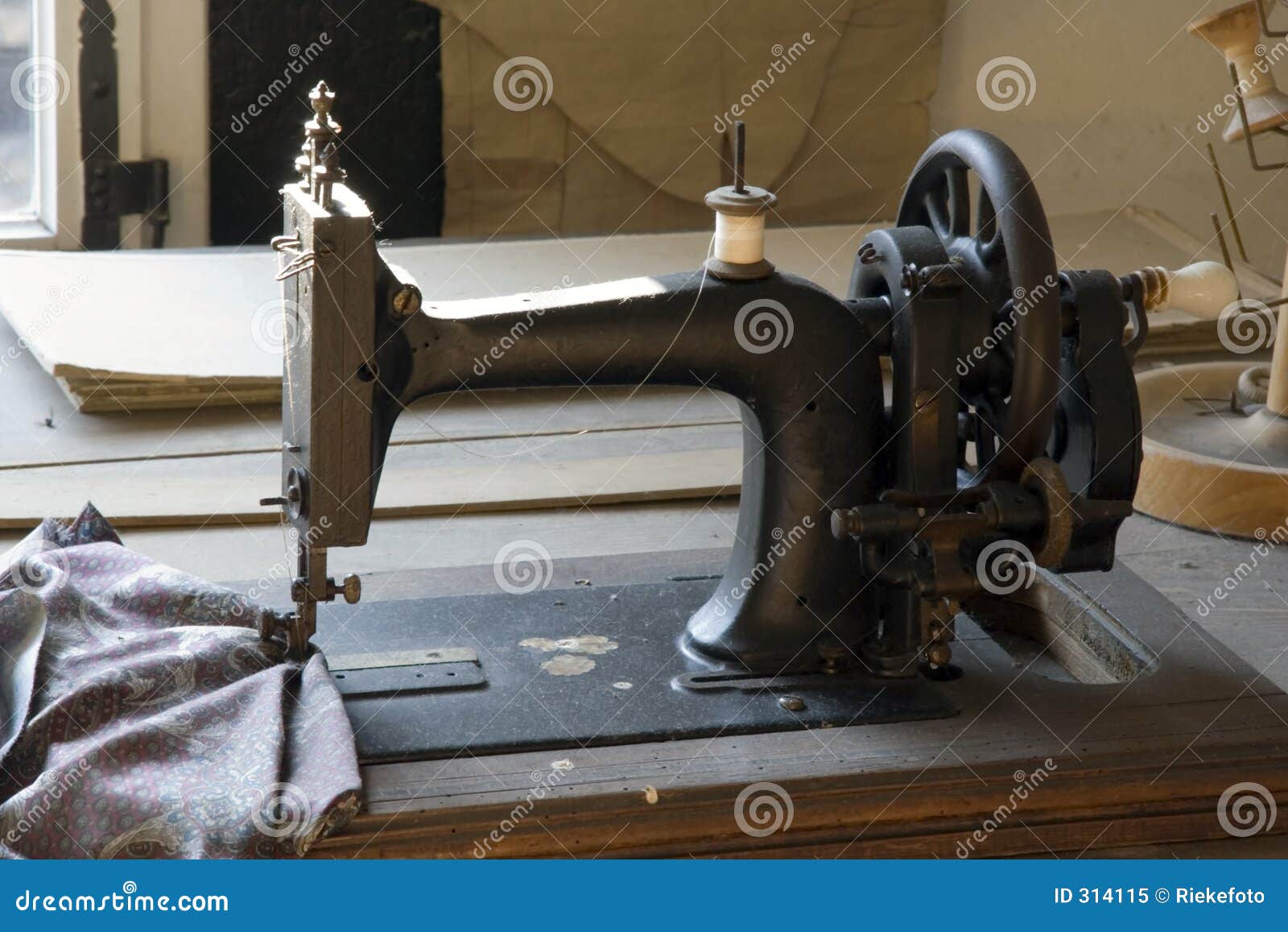 Ancient sewing-machine stock image. Image of ancient, handcrafter - 314115