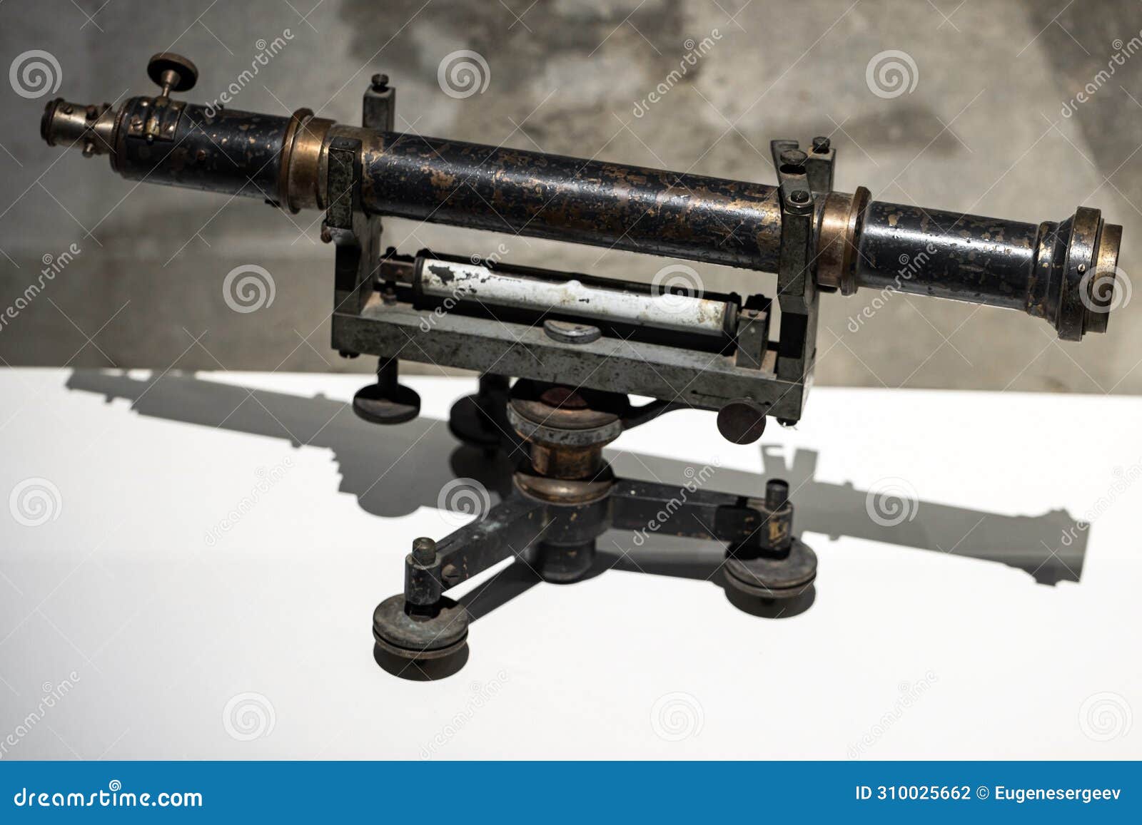 Ancient Sextant, a Doubly Reflecting Navigation Instrument Stock Photo ...