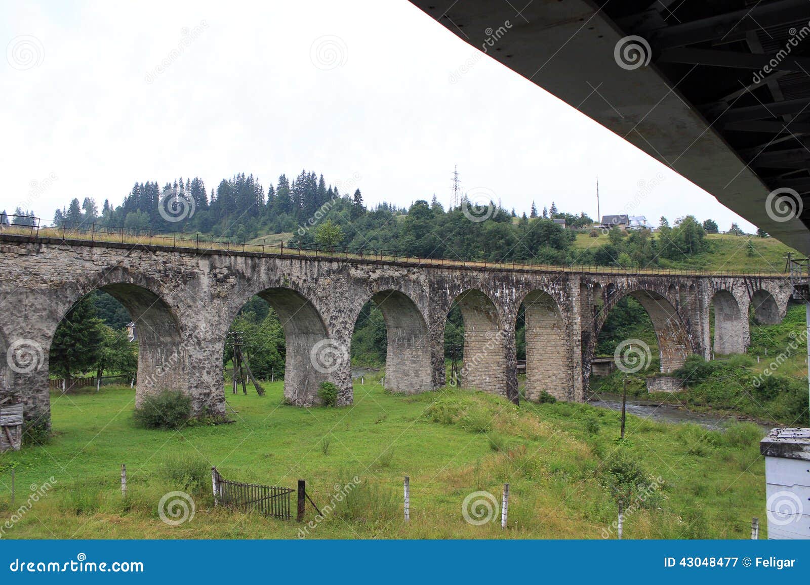 Ancient stone arch bridge stock image. Image of relaxing - 43048477