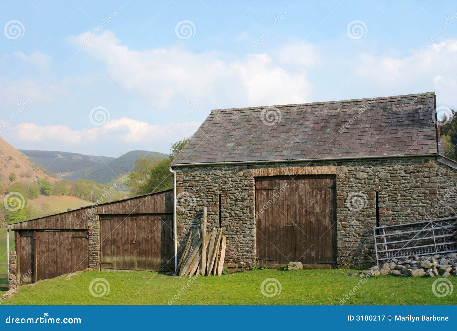 Ancient Stone Barn stock image. Image of slates, barn - 3180217