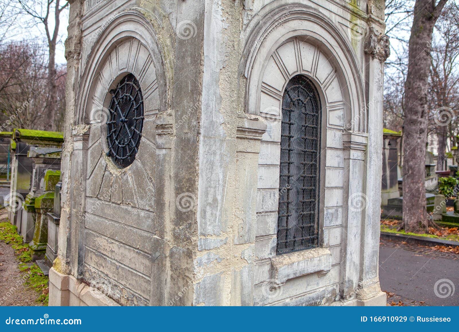 Crypt on the cemetery stock image. Image of gothic, historic - 166910929