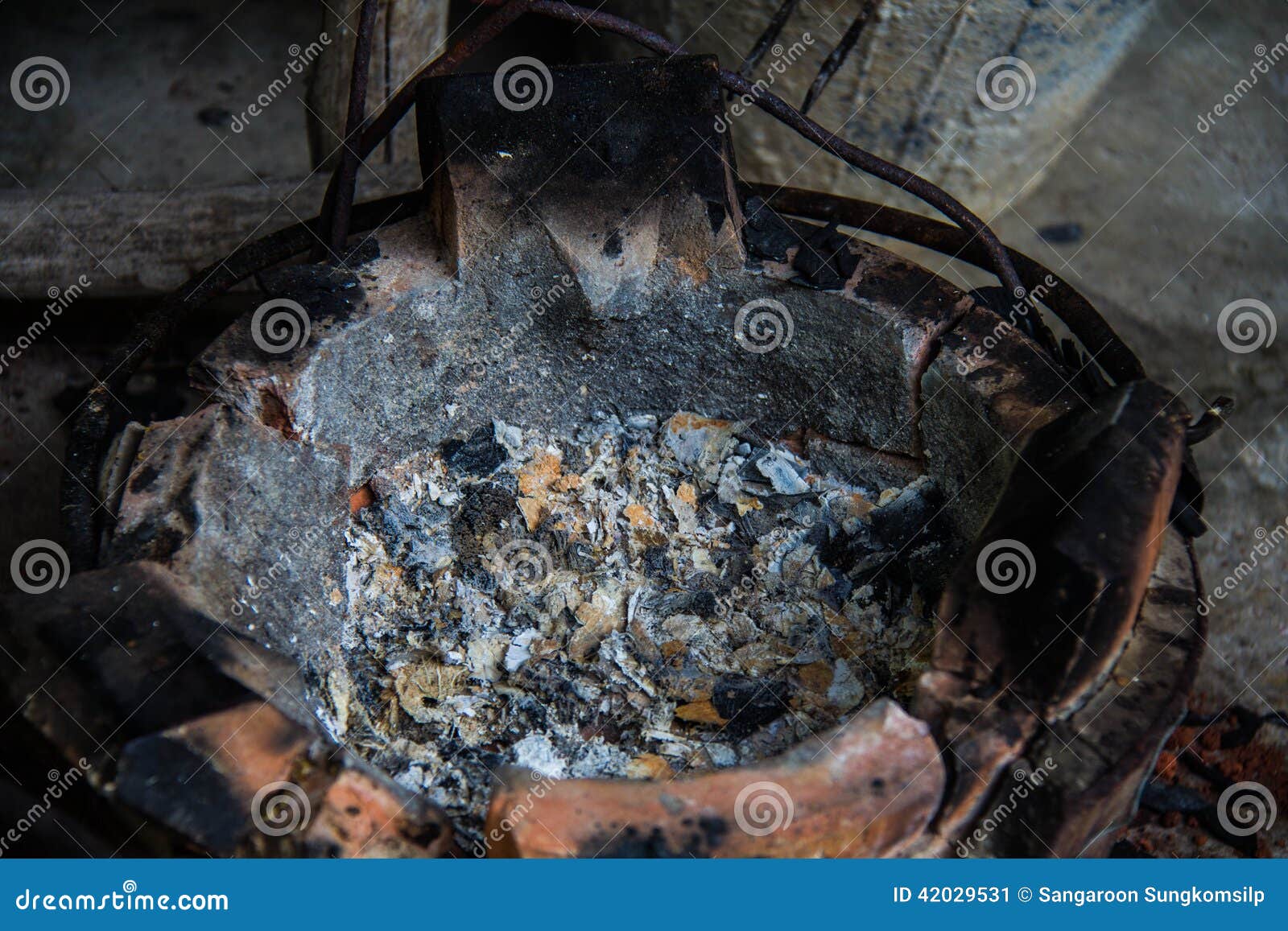 An Ancient Stove With A Kettle And A Frying Pan In An American House ...