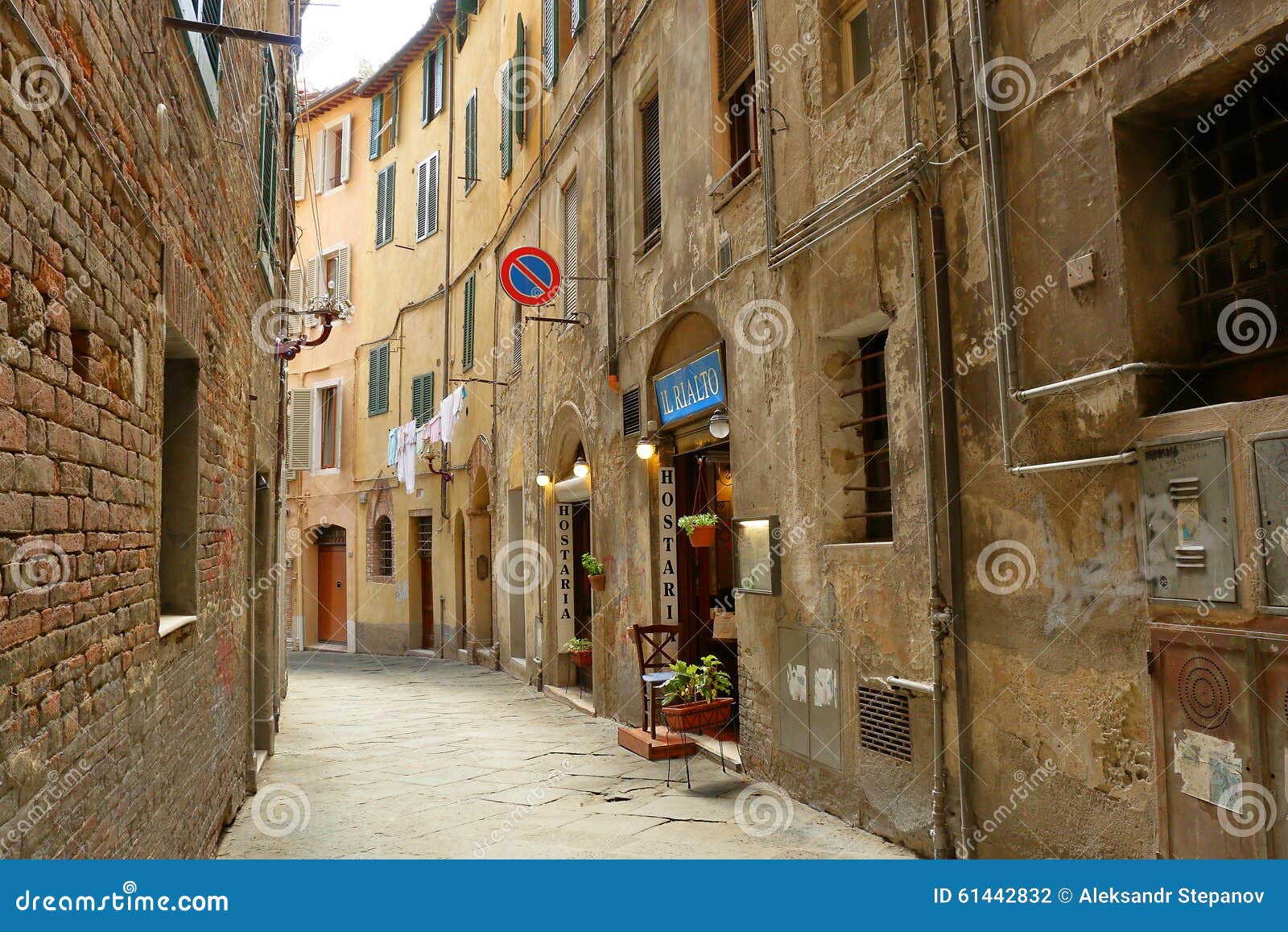 Ancient Streets and Buildings in Siena, Italy Editorial Photography ...