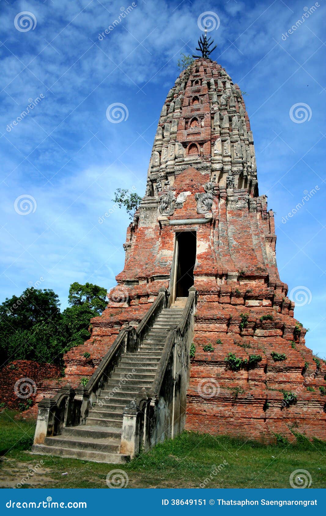 Ancient Stupa Buddha Wat Mahathat in Thailand Stock Image - Image of ...