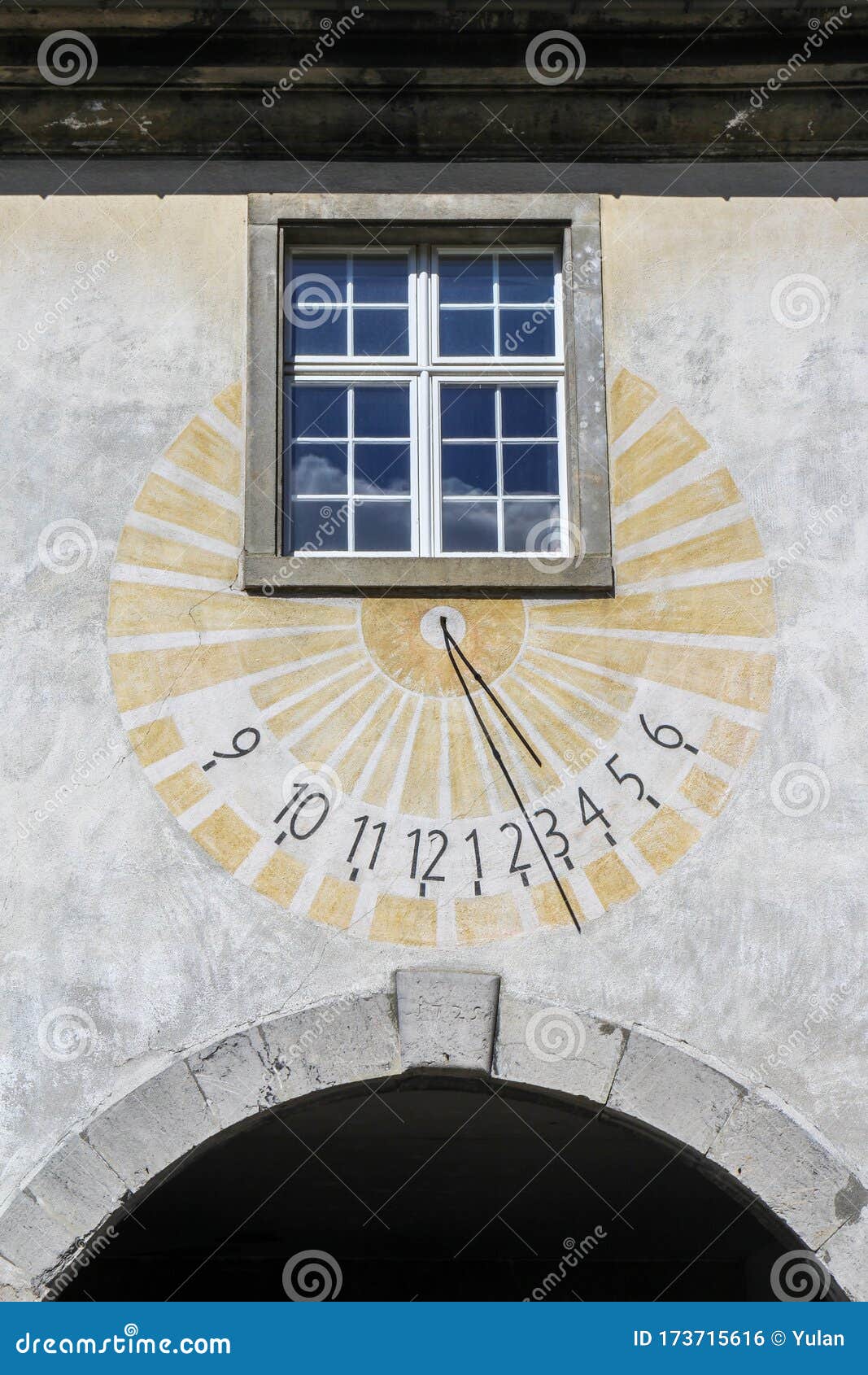 Ancient Sundial on Stone Wall Stock Photo - Image of building, historic ...