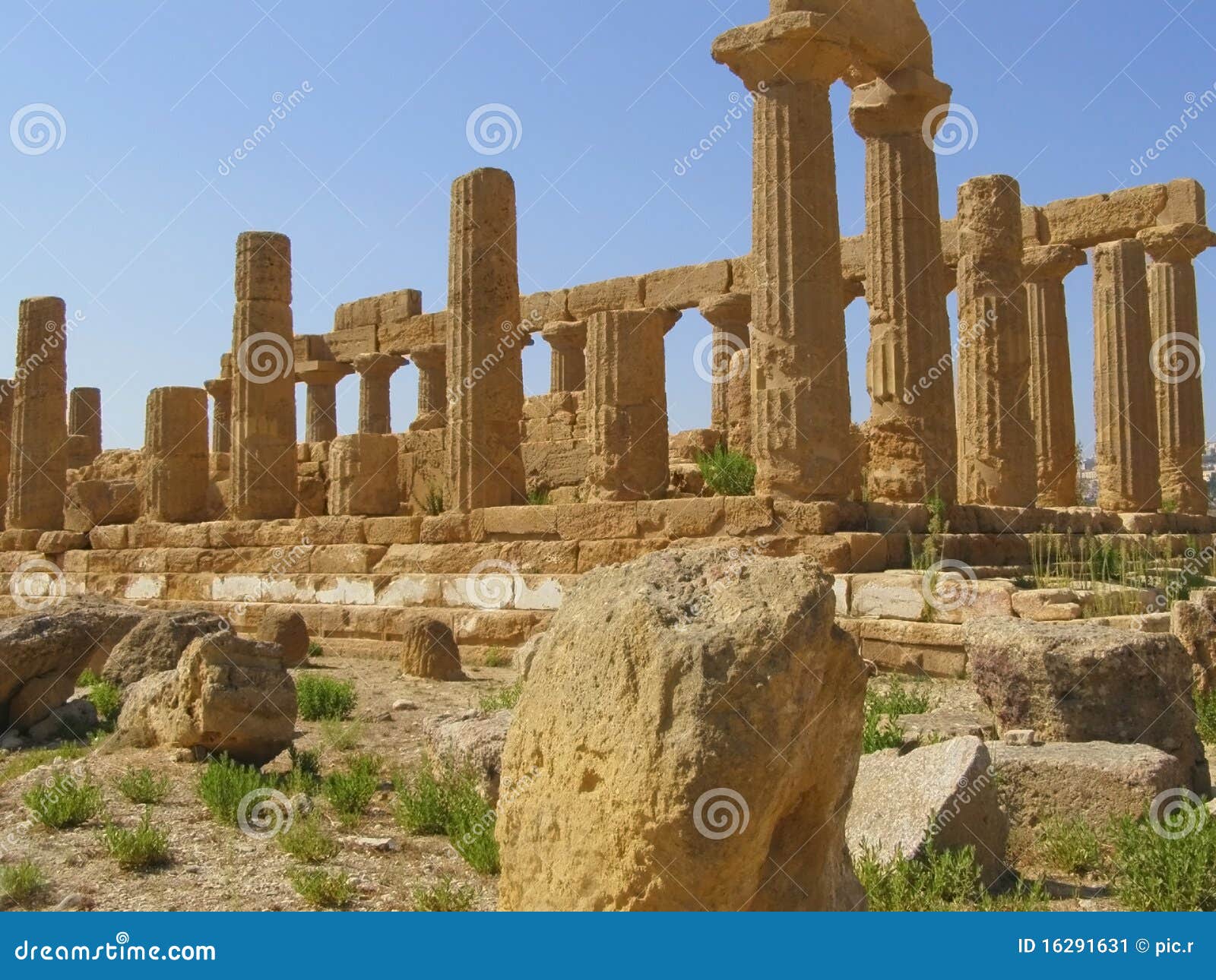 Ancient temple stock image. Image of architecture, columns - 16291631