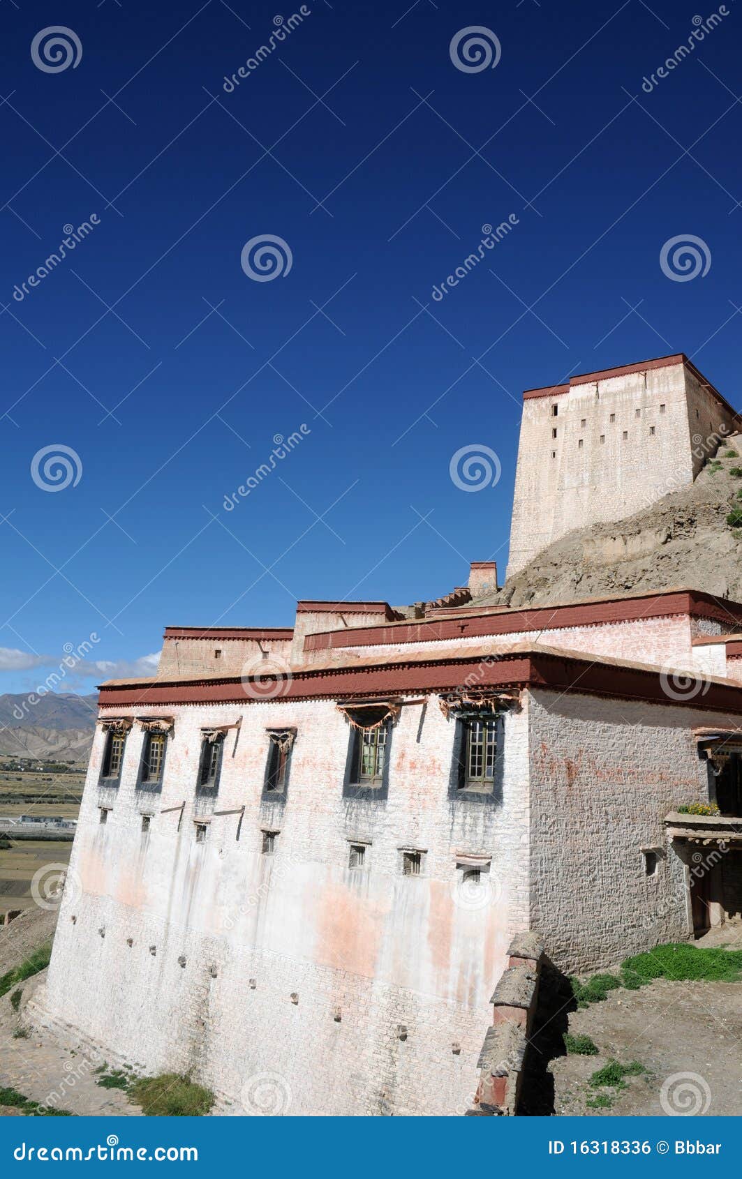 Ancient Tibetan castle stock photo. Image of grass, mountains - 16318336