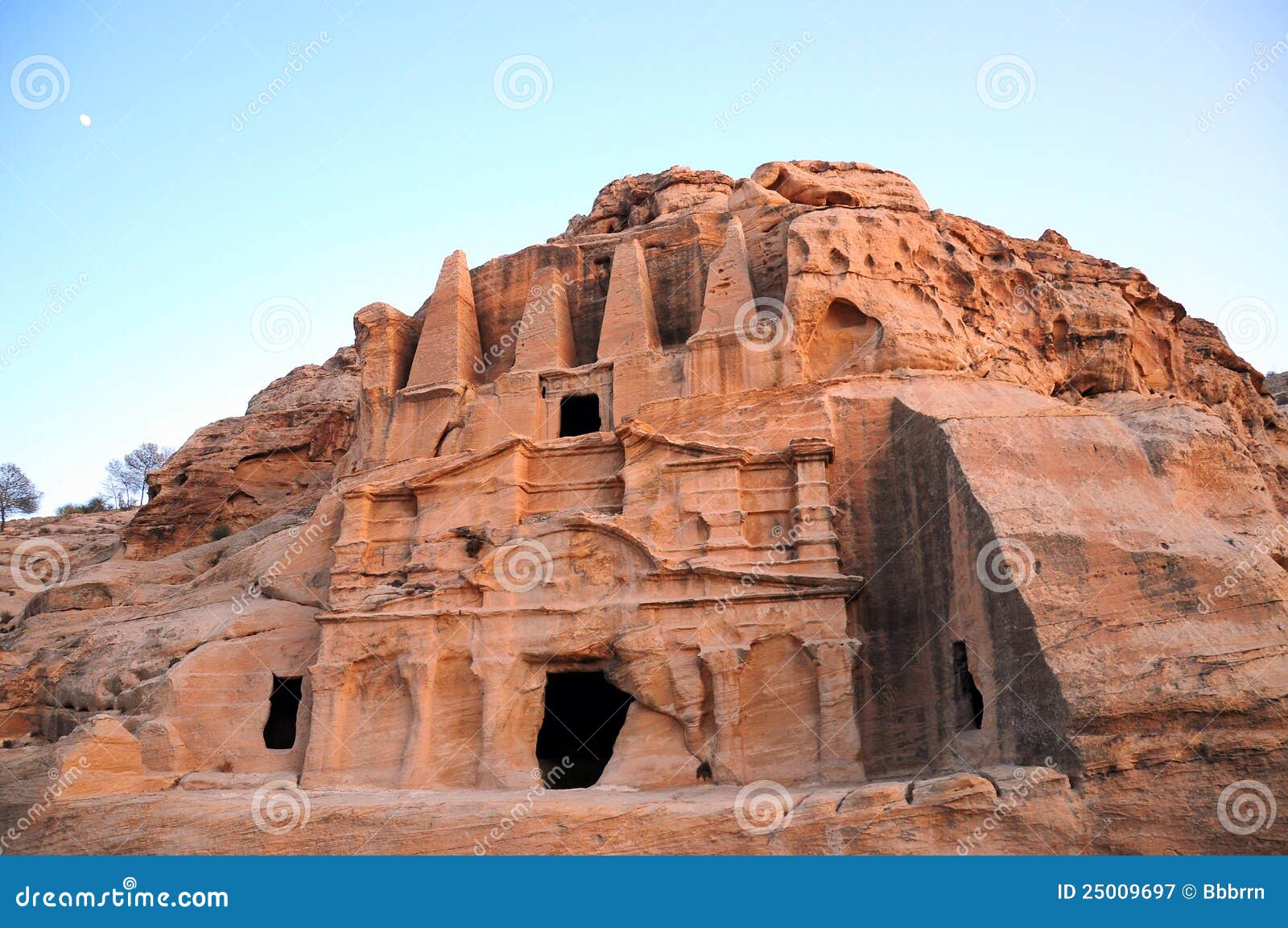 Ancient tomb in Jordan stock image. Image of lost, famous - 25009697