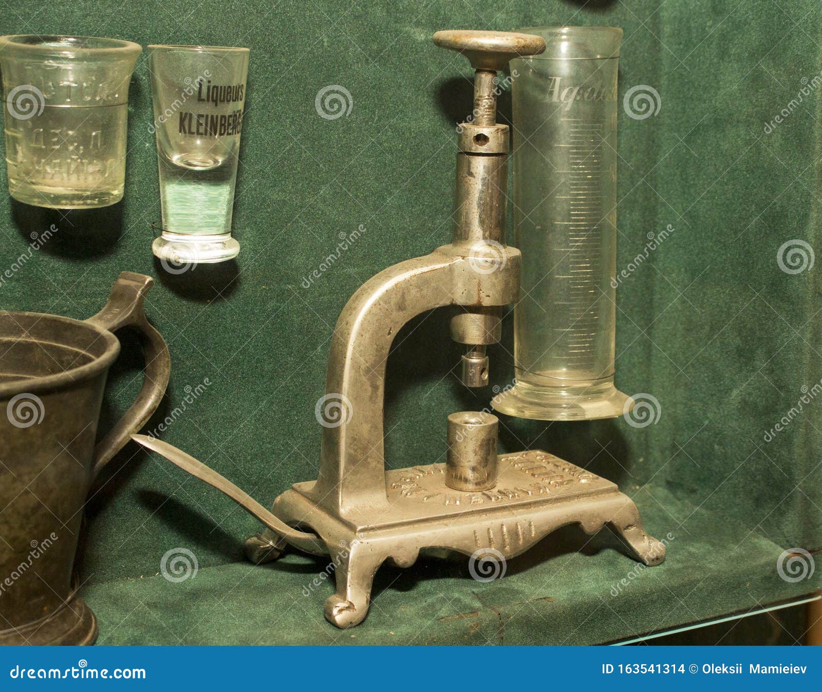 The Ancient Tools of the Pharmacist Editorial Stock Image - Image of ...