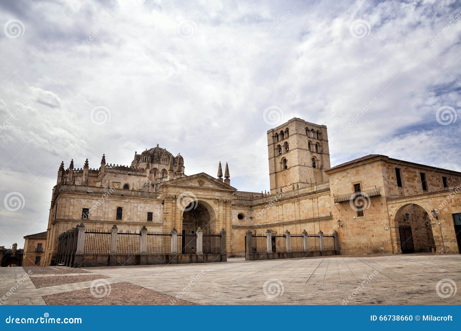 Ancient Town of Zamora, Spain Stock Photo - Image of heritage, medieval ...