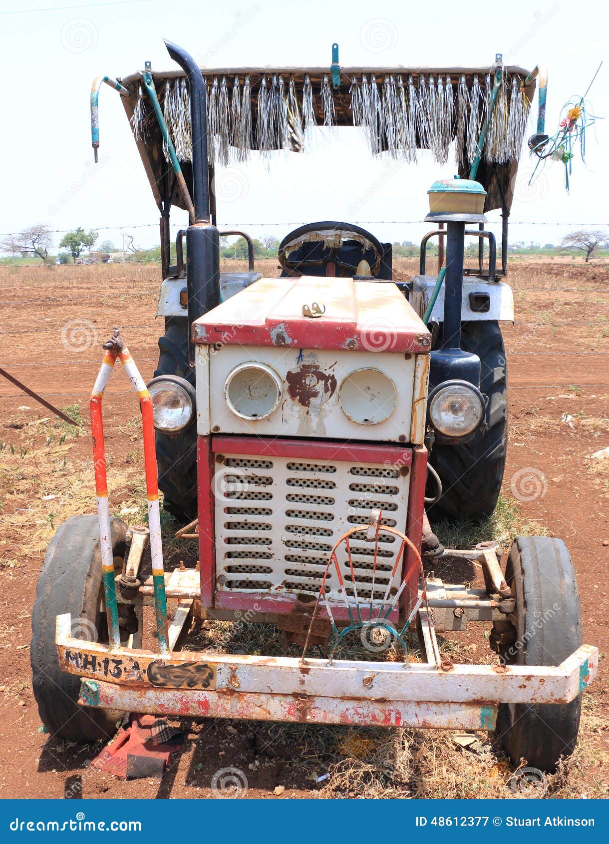 Ancient tractor india editorial photography. Image of field - 48612377