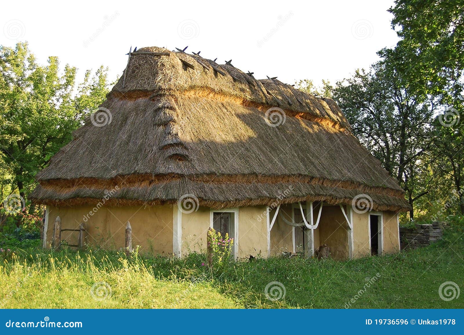 Ancient Ukrainian Rural Barn Stock Photo - Image of pirogovo, kyiv ...