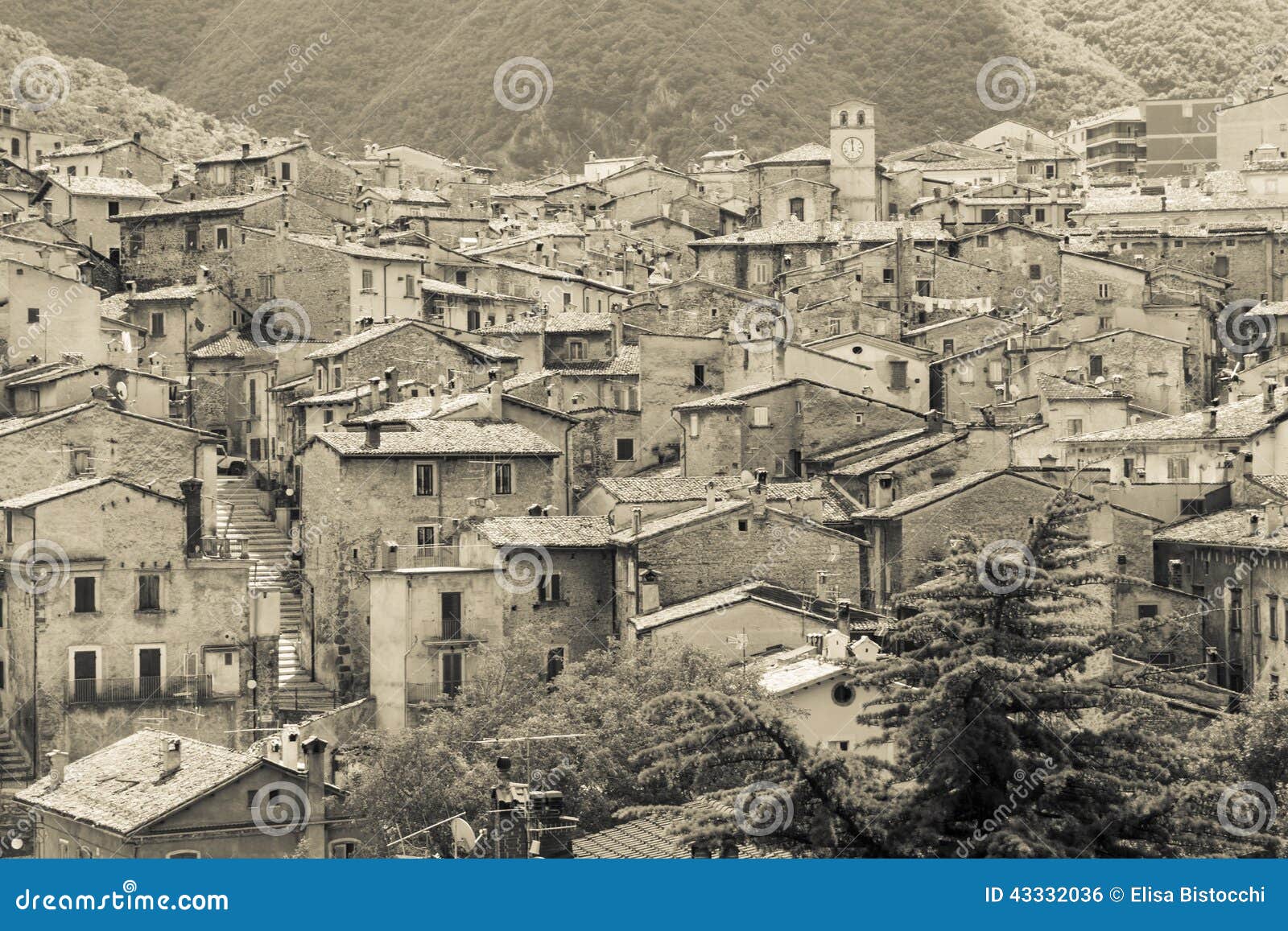 The Ancient Village of Scanno Stock Photo - Image of leaning, alley ...