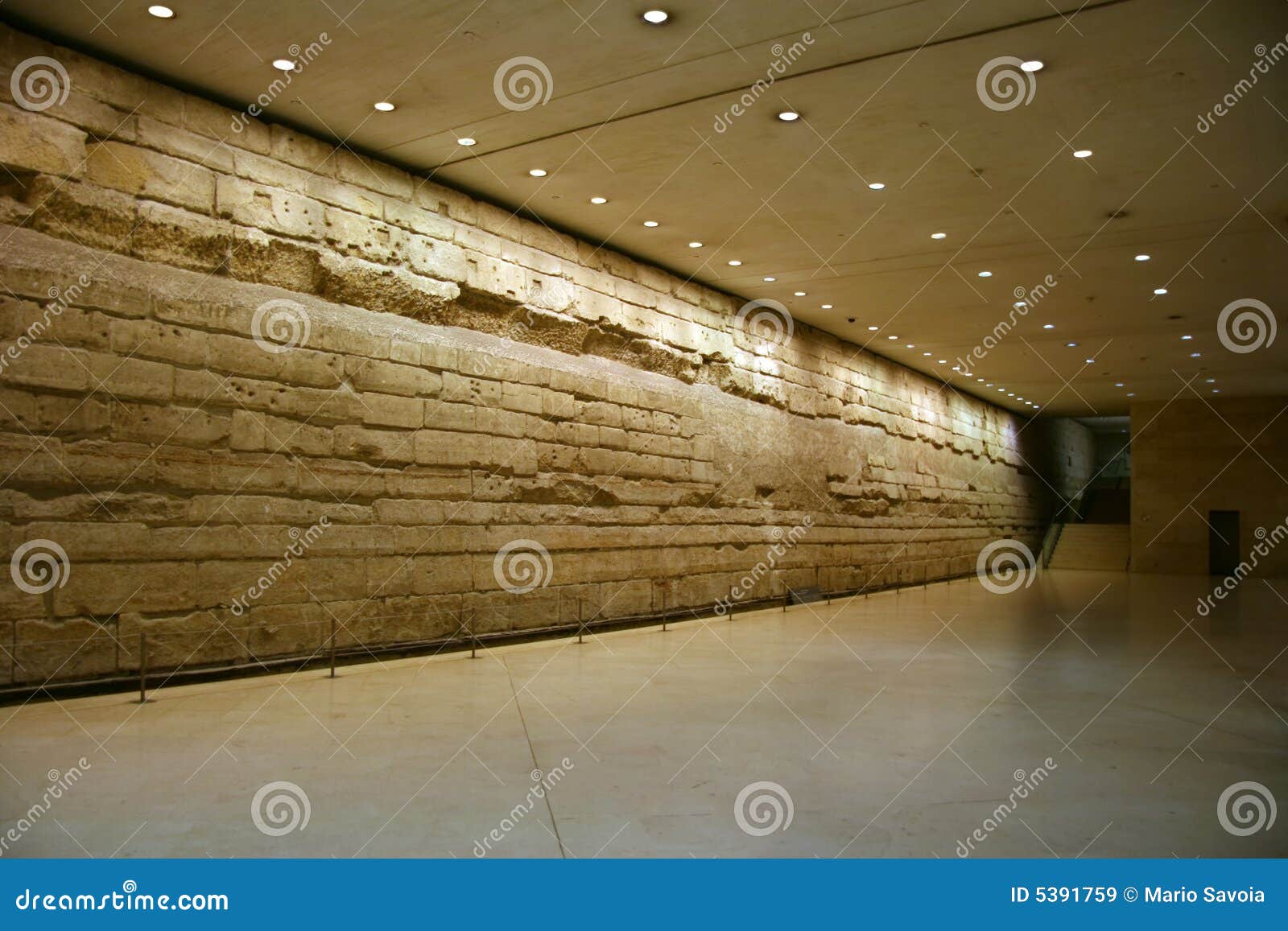 Ancient wall in hall editorial stock image. Image of empty - 5391759