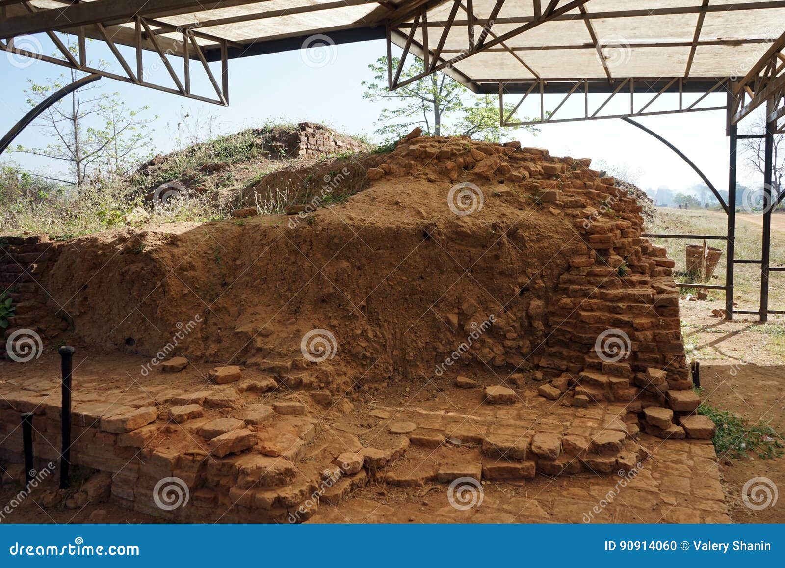 Ancient wall editorial image. Image of building, tourism - 90914060