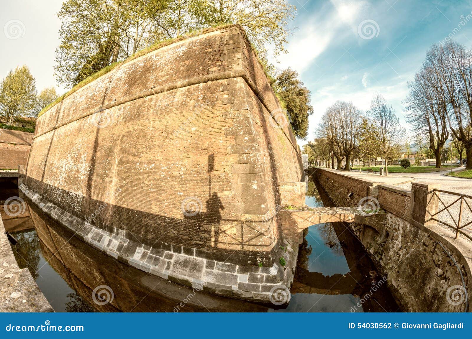 Ancient Walls of Lucca, Tuscany Stock Photo - Image of wall, town: 54030562