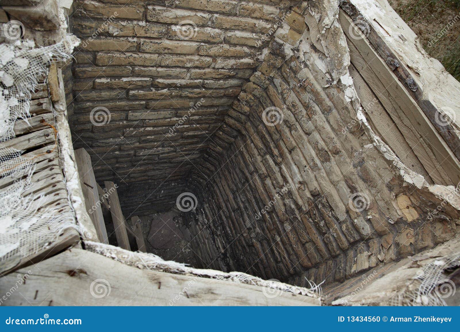 Ancient water well stock photo. Image of wooden, deepness - 13434560