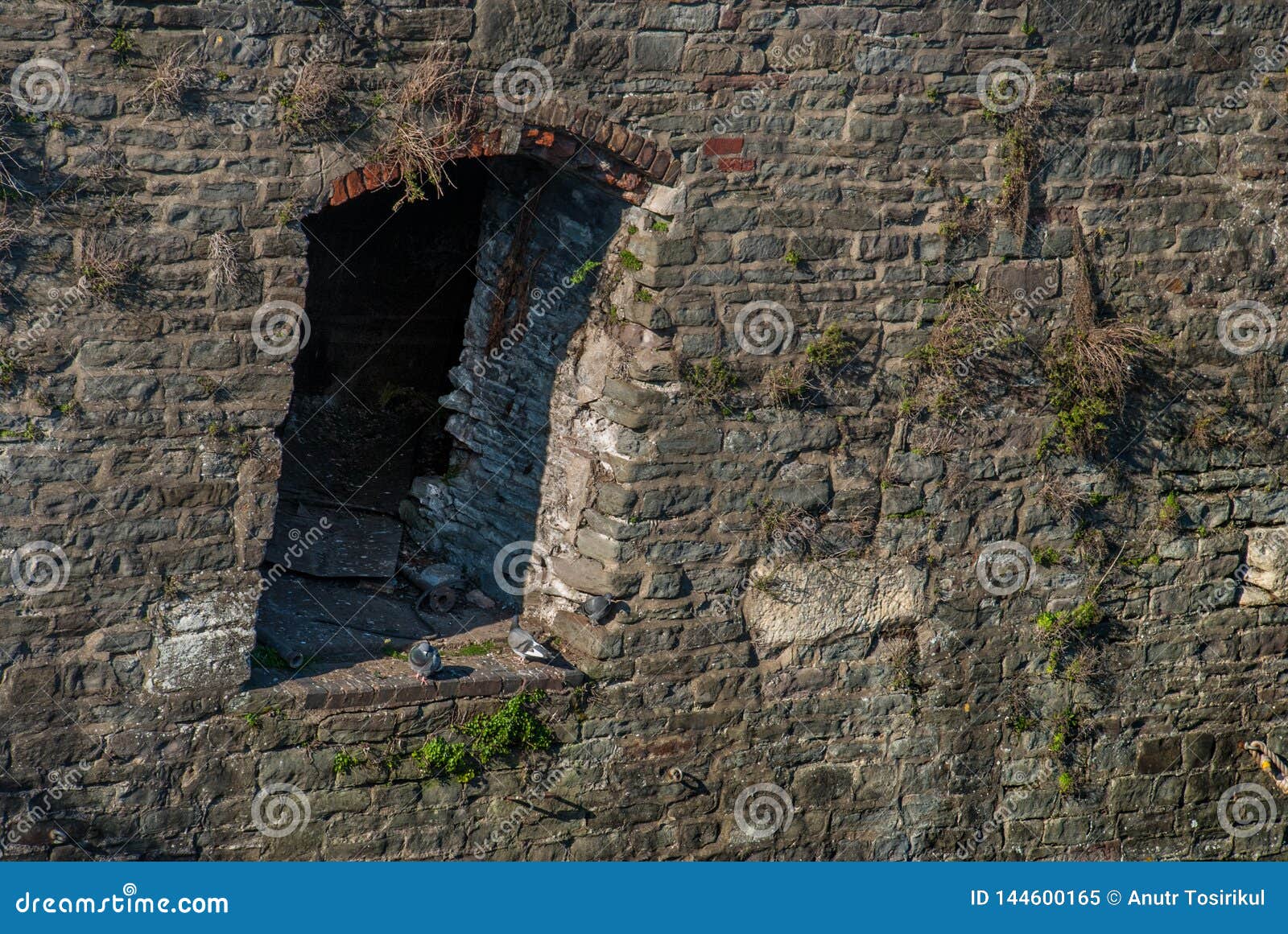 Ancient Windows in a Castle Stock Image - Image of sunny, stone: 144600165