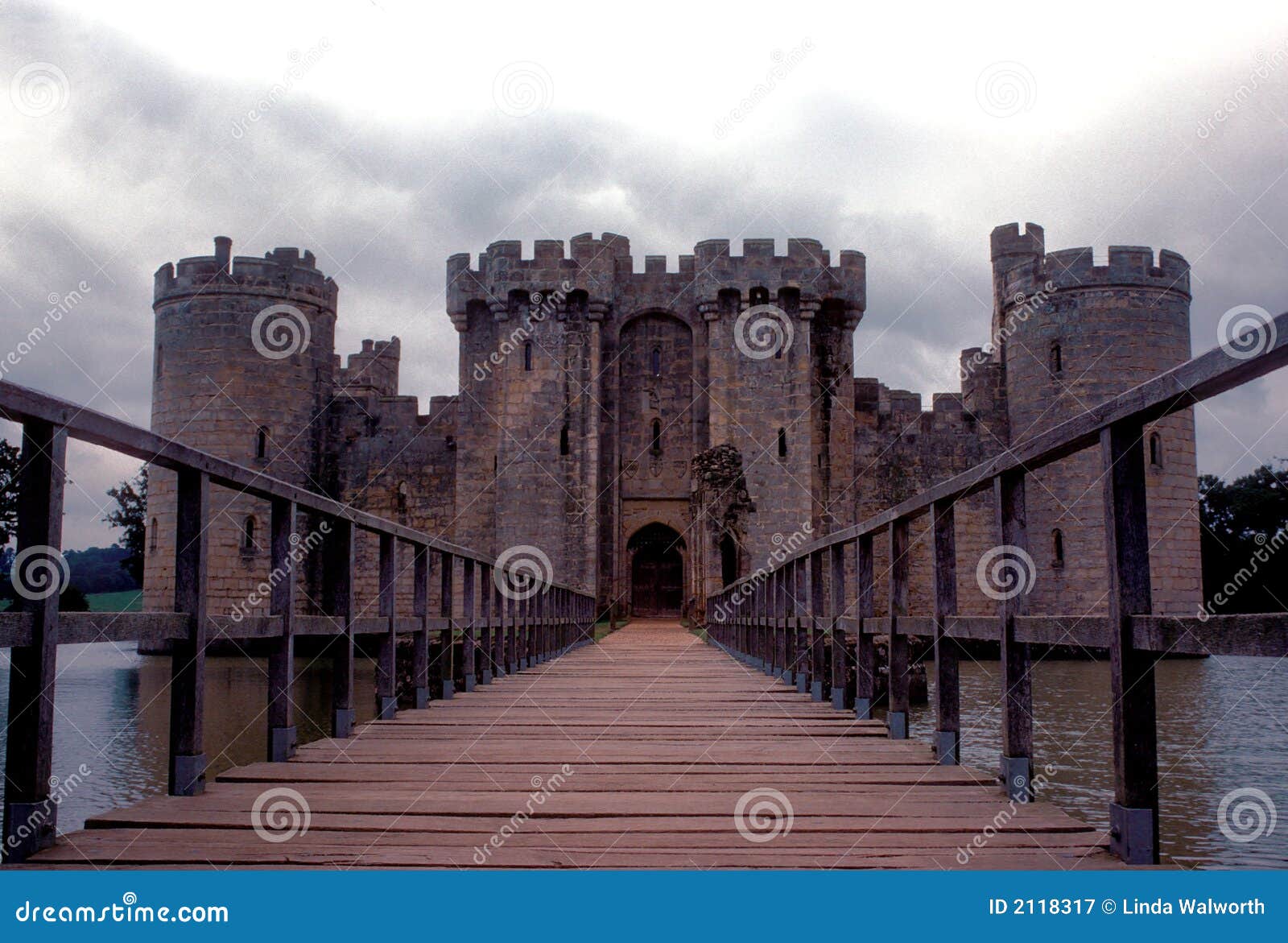 Ancientcastle1 stock image. Image of ireland, bridge, brick - 2118317