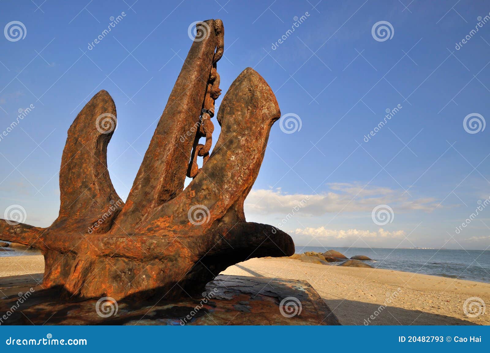 Ancla Grande En La Playa Del Mar Imagen de archivo - Imagen de enorme ...