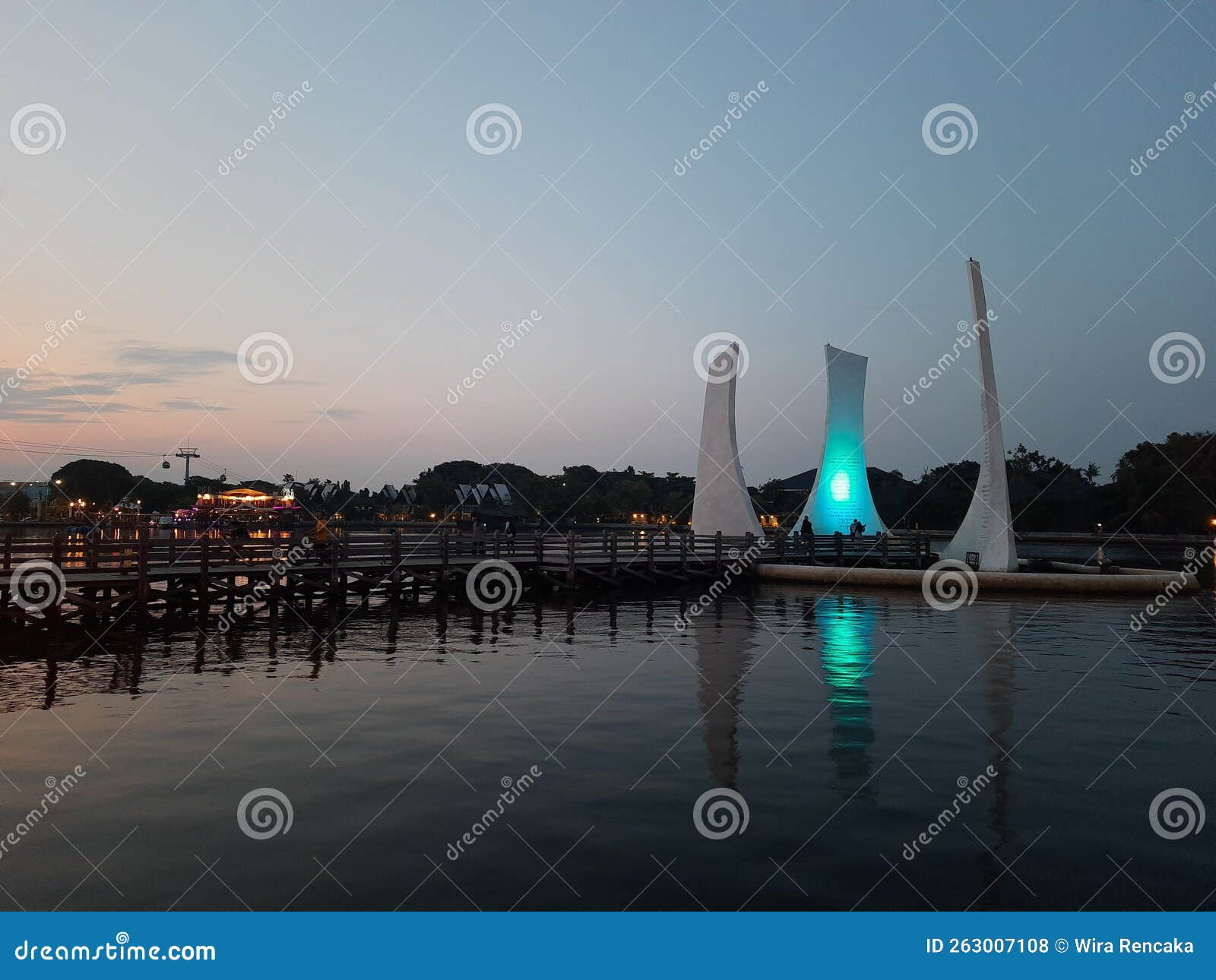 Ancol Monument editorial stock photo. Image of landmark - 263007108
