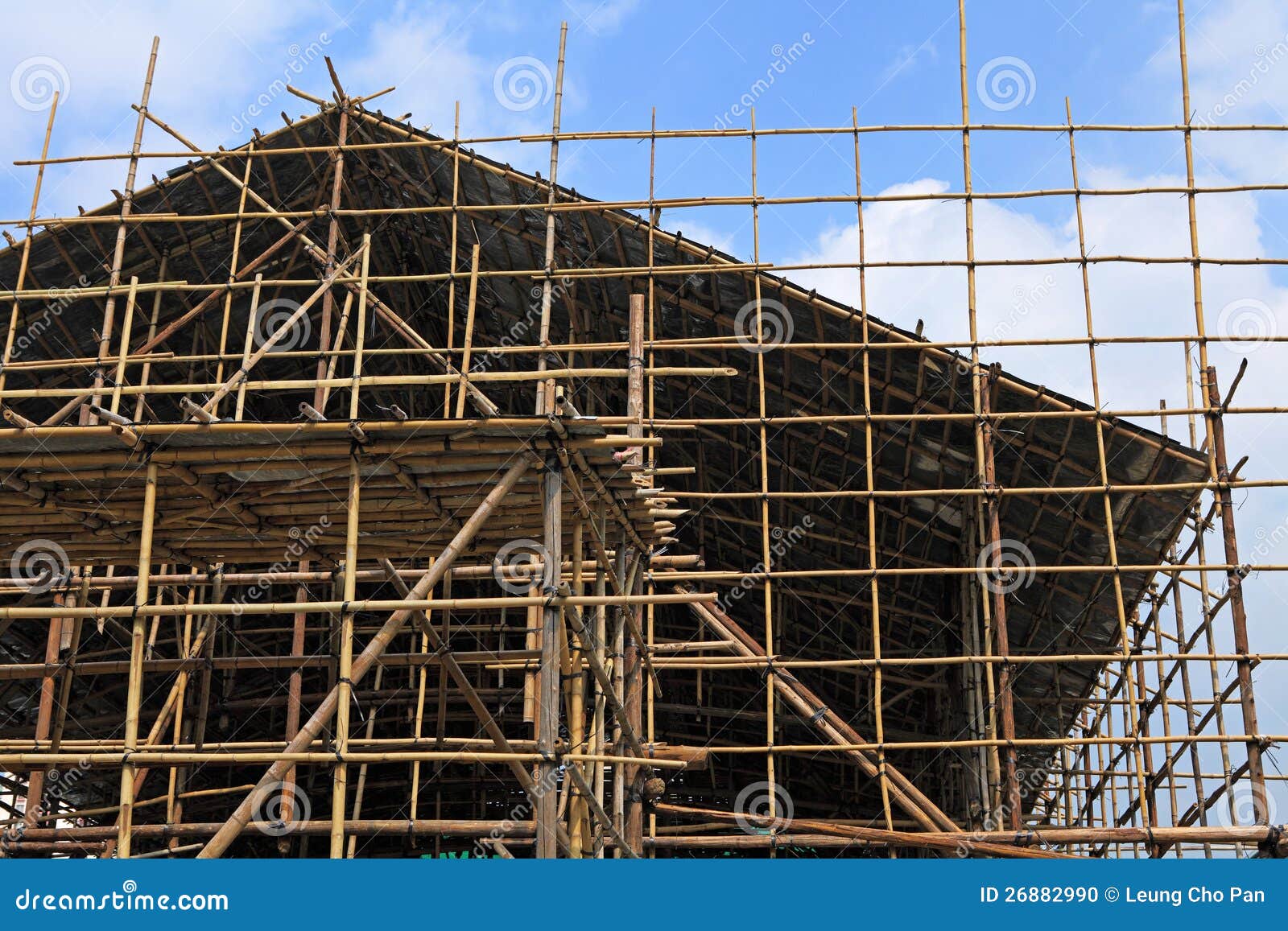 Andaime De Bambu No Canteiro De Obras Foto de Stock - Imagem de ...