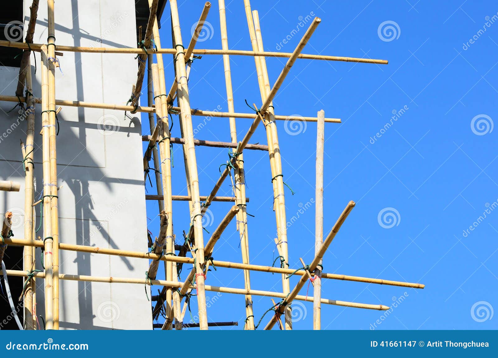 Andaime De Bambu No Canteiro De Obras Imagem de Stock - Imagem de ...