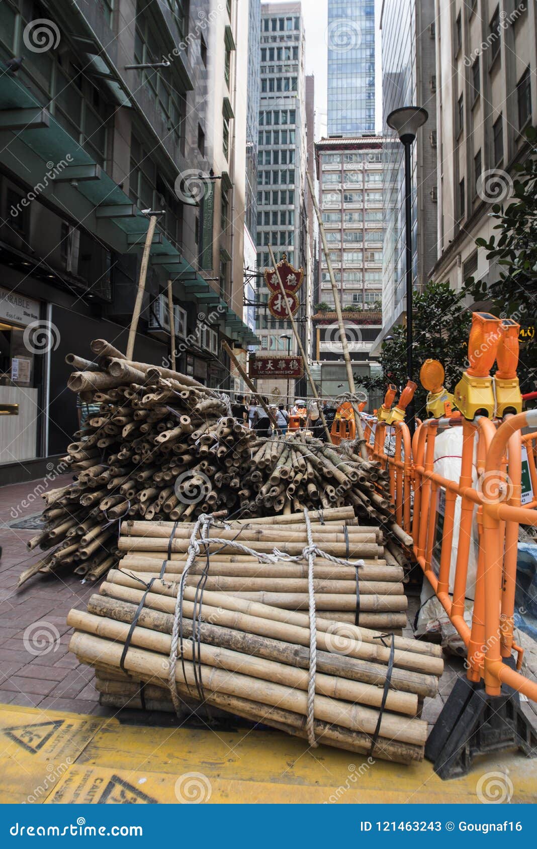 Andaime De Bambu Tradicional Com Construções Modernas Em Hong Kong Foto ...