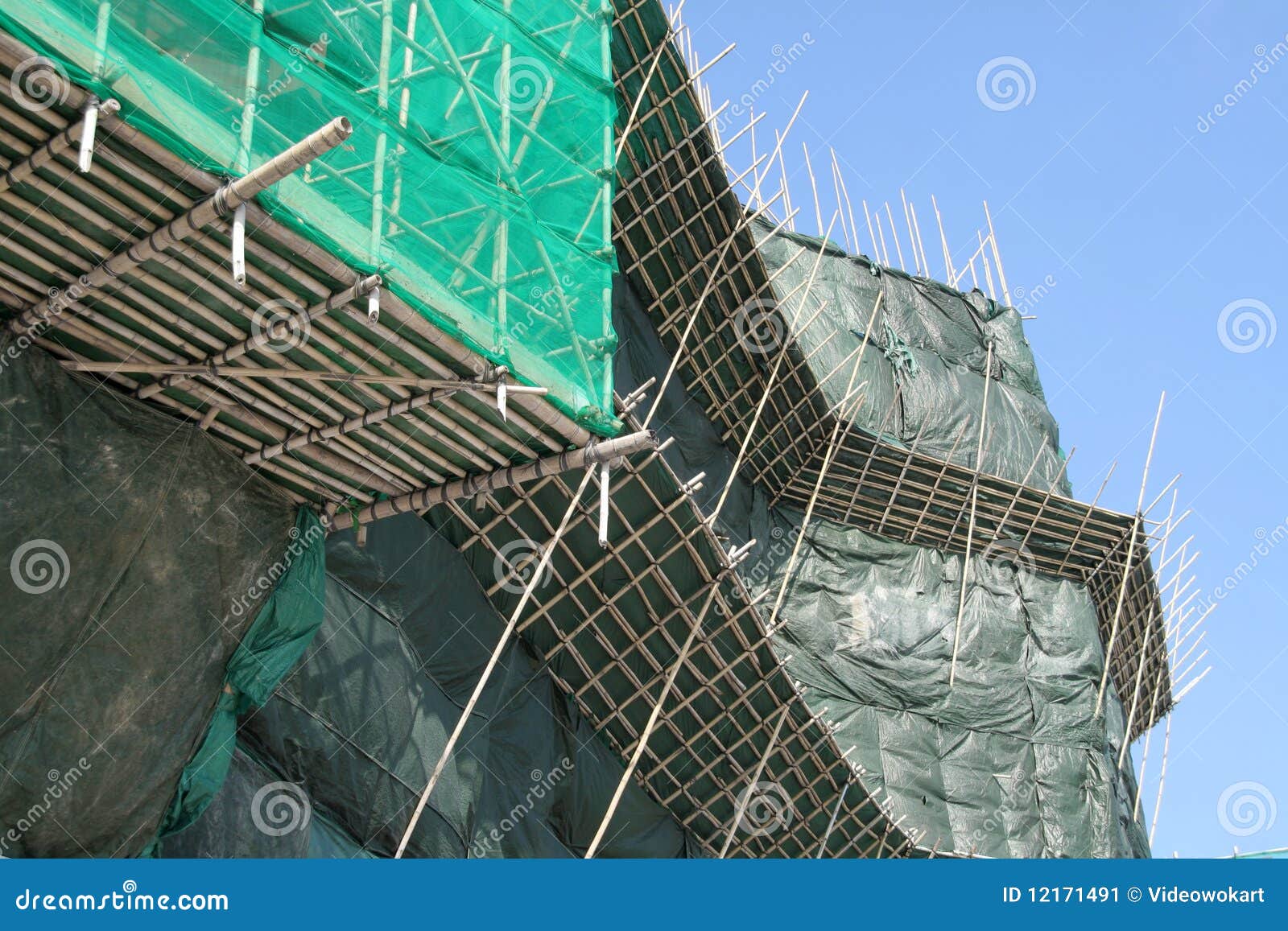 Andamio de bambú imagen de archivo. Imagen de tradicional - 12171491
