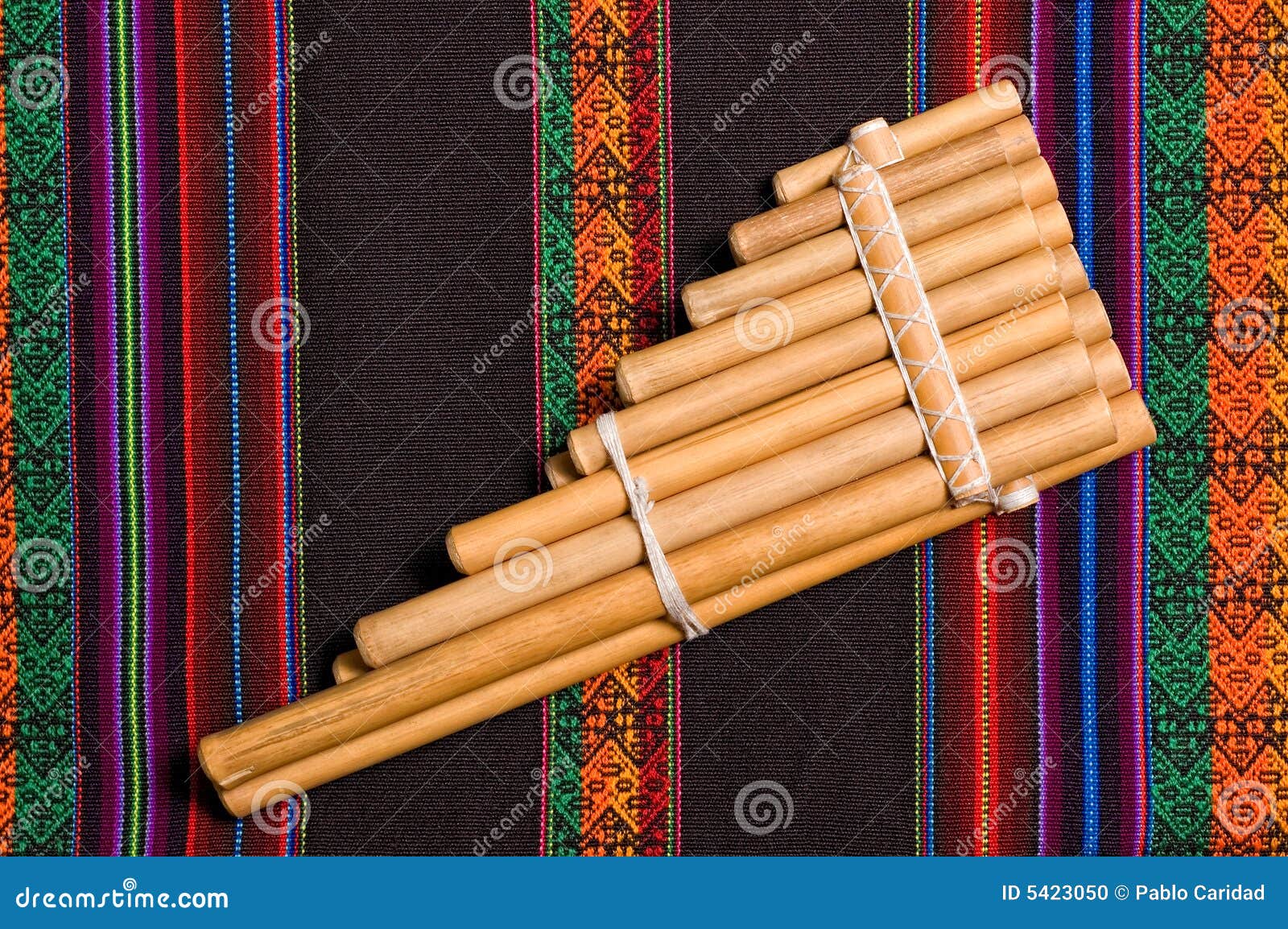 Andes Wind Muzikaal Instrument Stock Foto - Image of cultuur, gekleurd ...