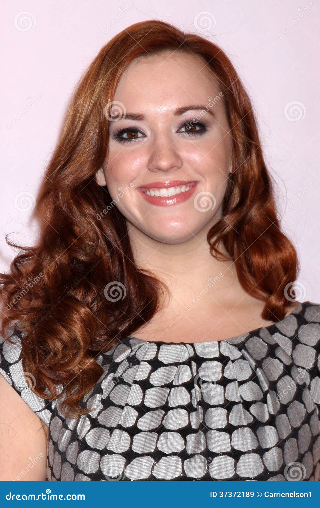 Andrea Bowen editorial stock image. Image of hills, awards - 37372189