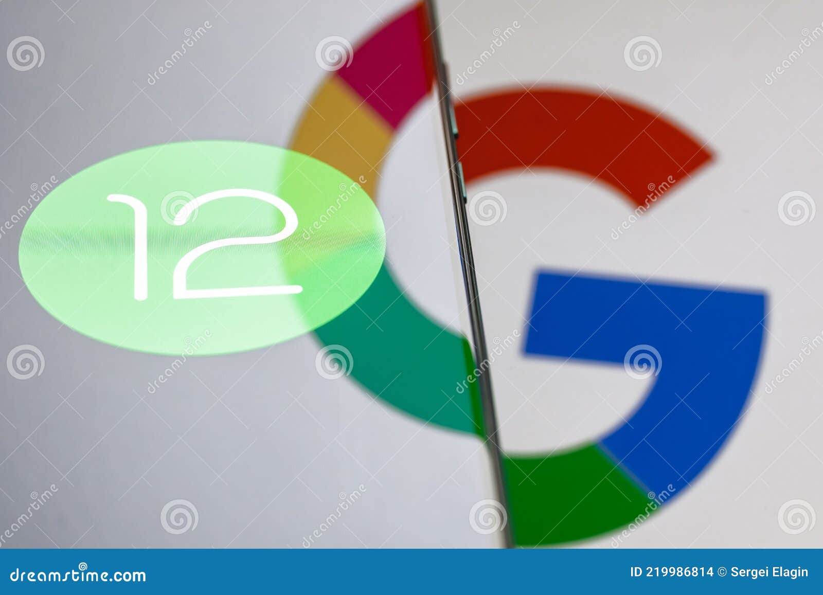 Android 12 Logo on Smartphone Screen Editorial Stock Image - Image of ...