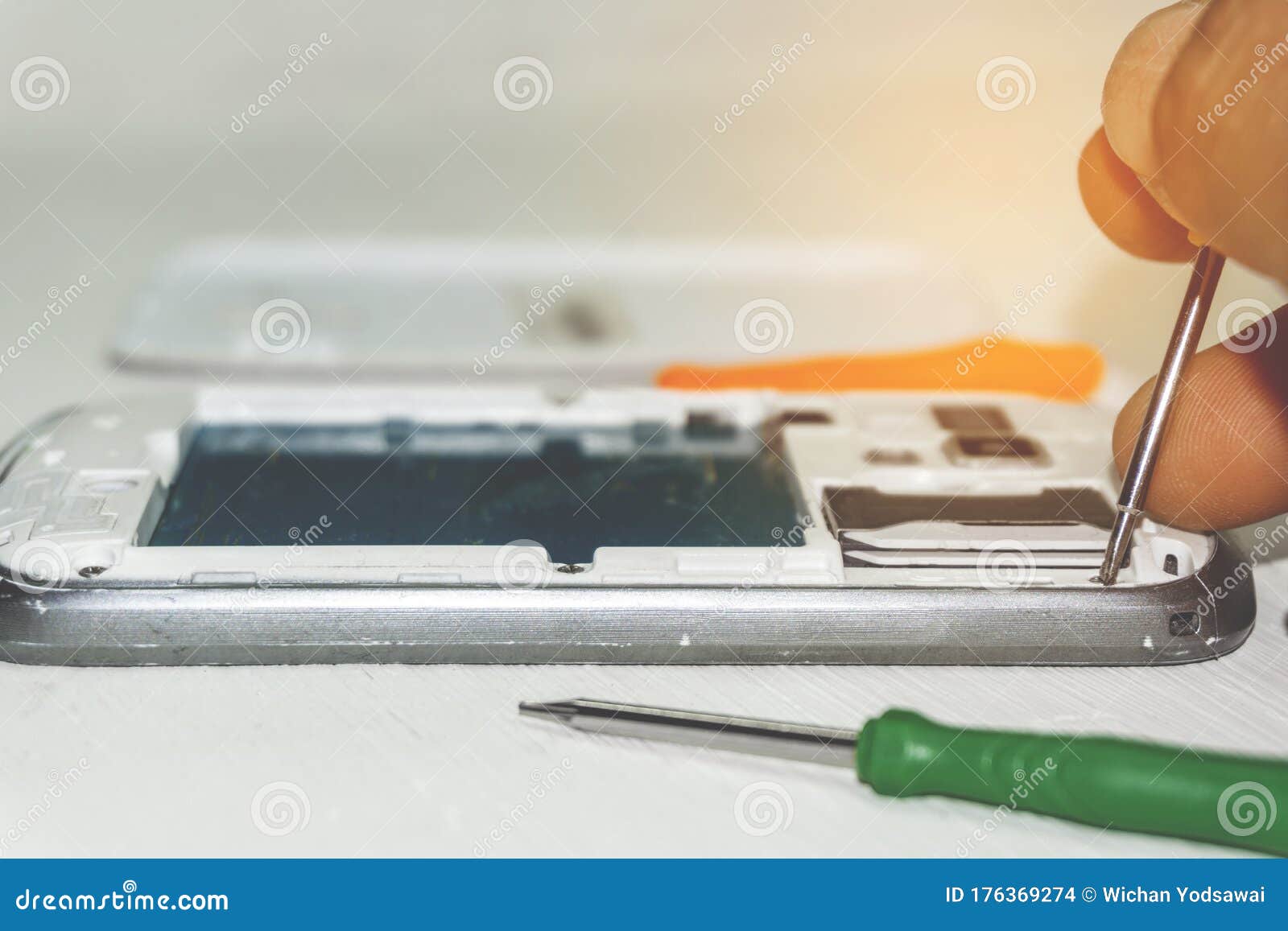 Android Phone Repairs for Smartphone by Professional Technician on Desk ...