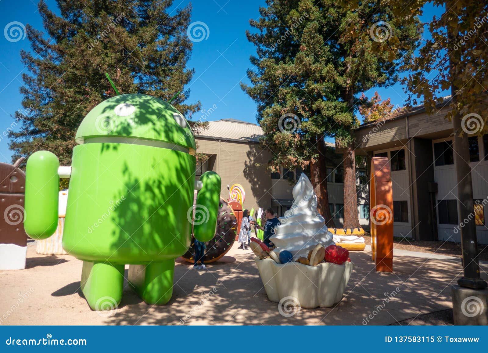Android Statue in Googleplex Headquarters Main Office Editorial Image ...