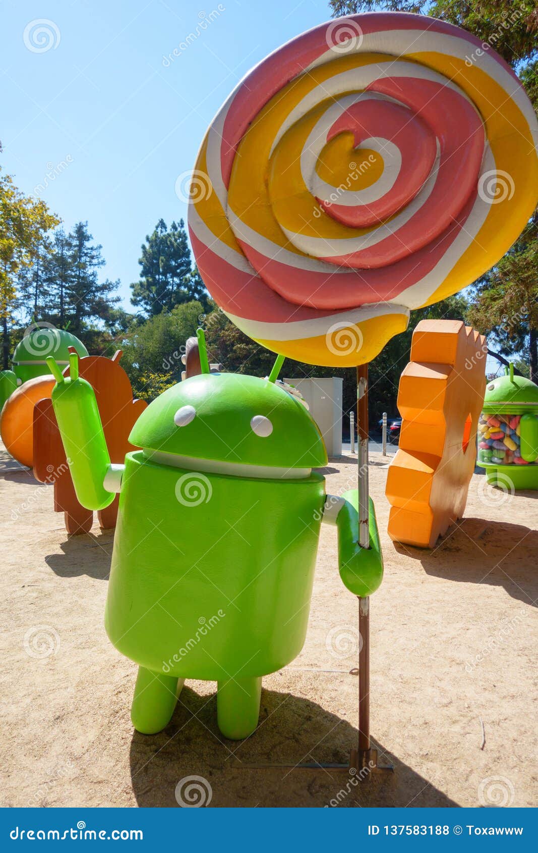 Android Statue in Googleplex Headquarters Main Office Editorial Stock ...
