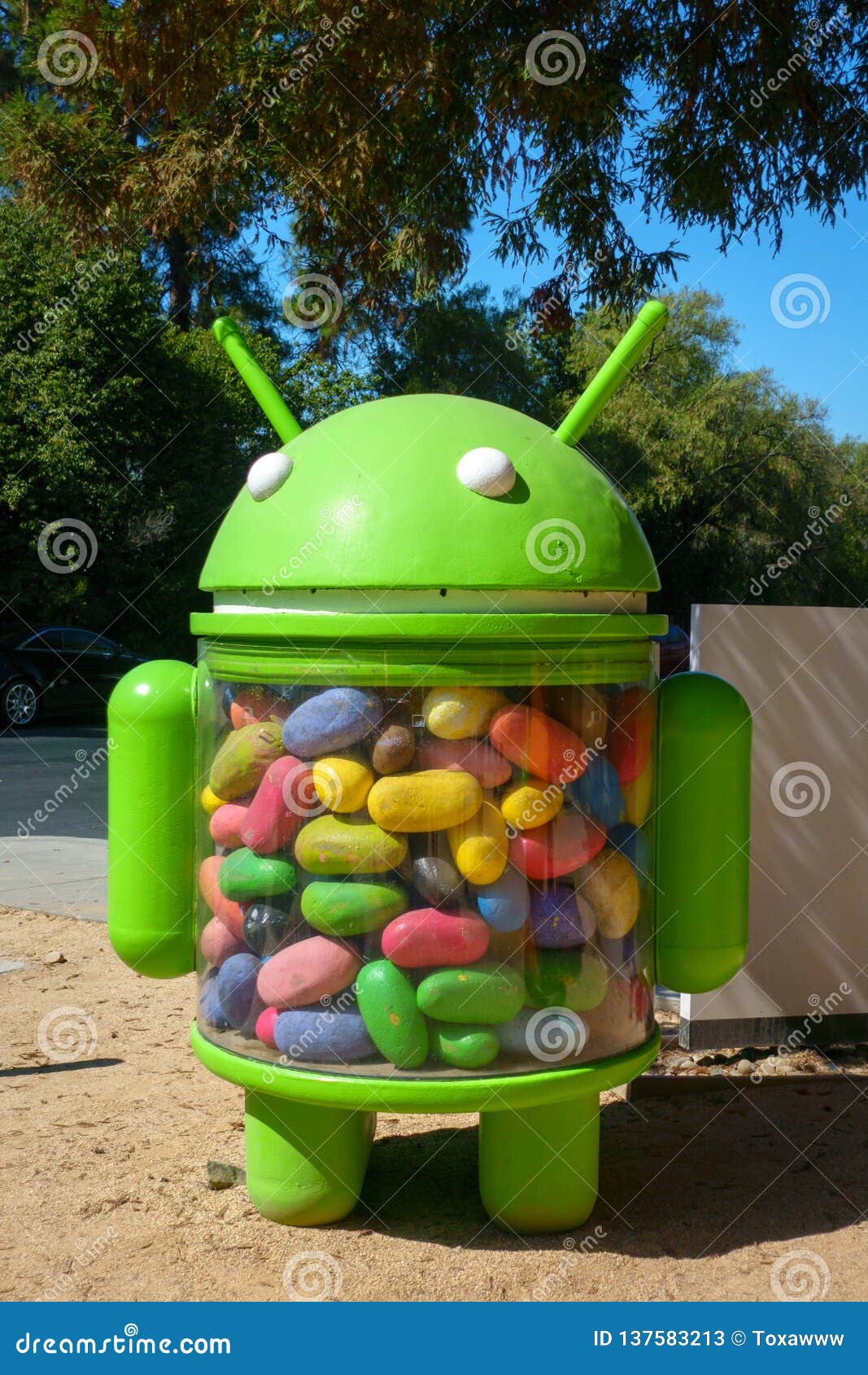 Android Statue in Googleplex Headquarters Main Office Editorial Stock ...