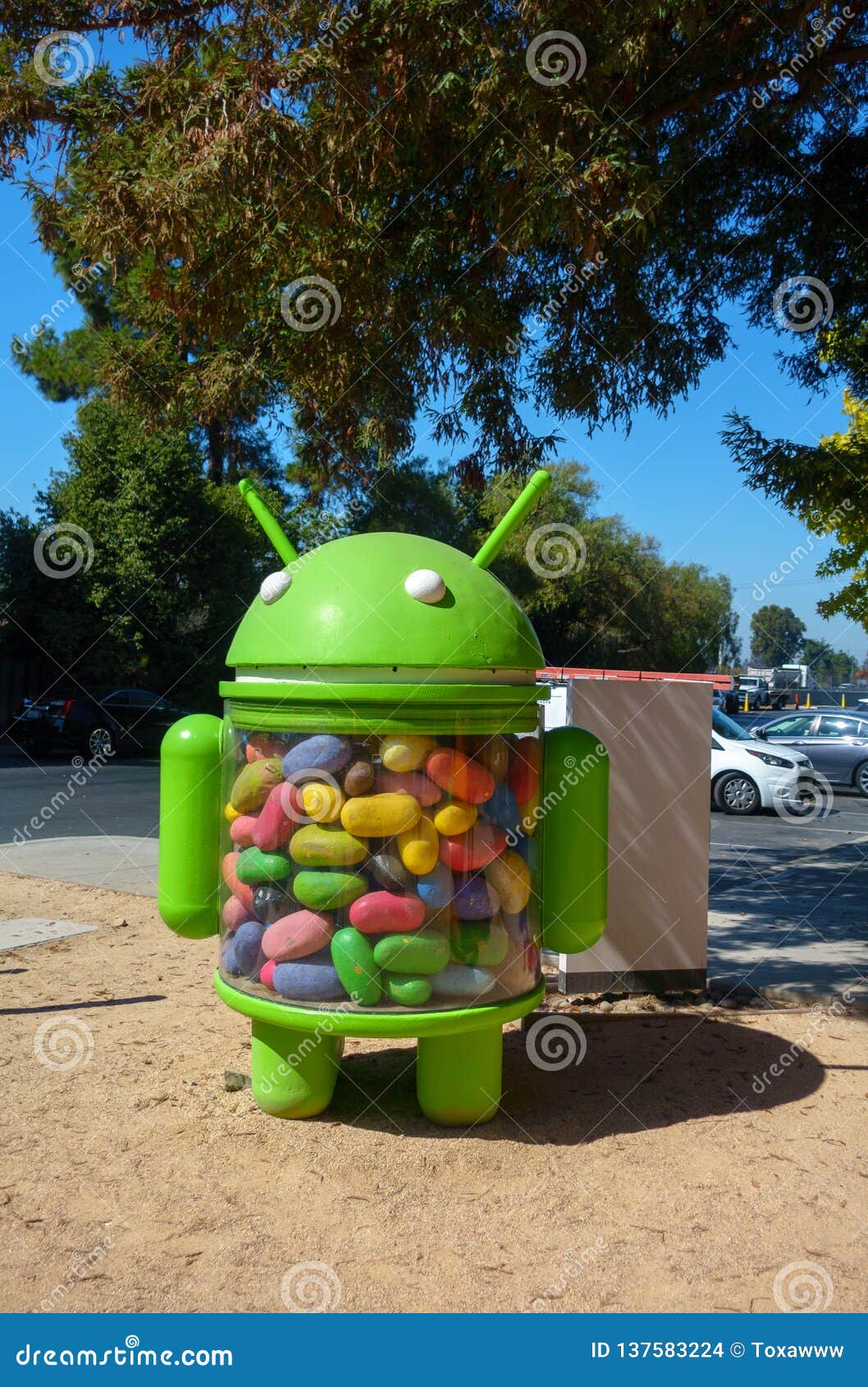 Android Statue in Googleplex Headquarters Main Office Editorial Stock ...