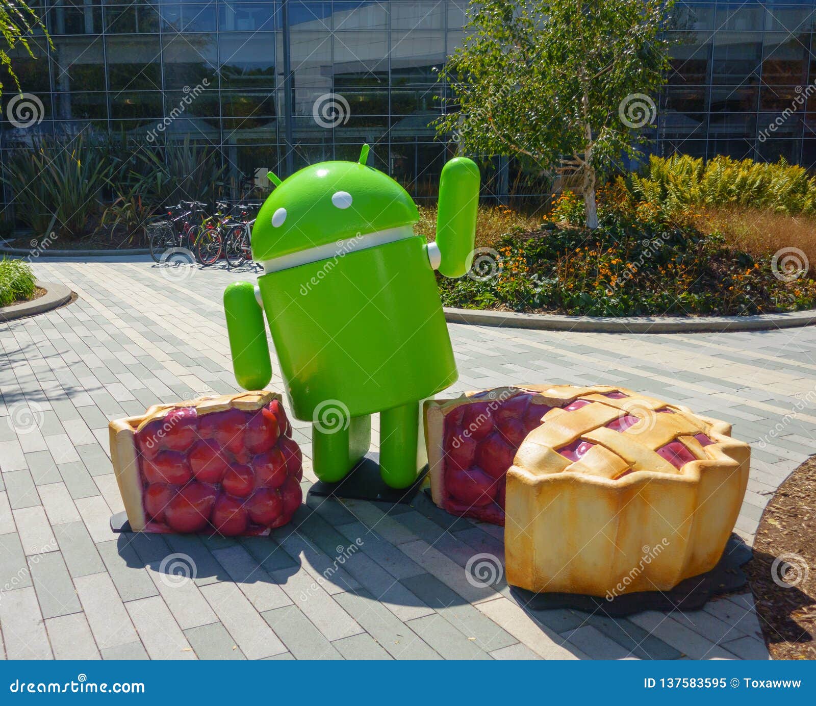 Android Statue in Googleplex Headquarters Main Office Editorial Image ...