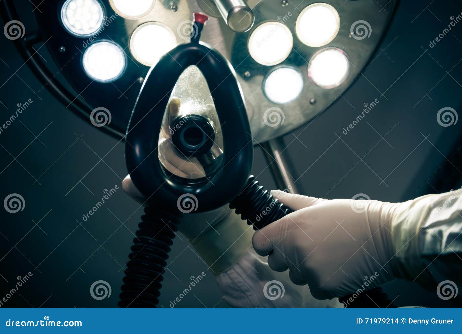 Anestesia Nella Sala Operatoria Fotografia Stock - Immagine di ...