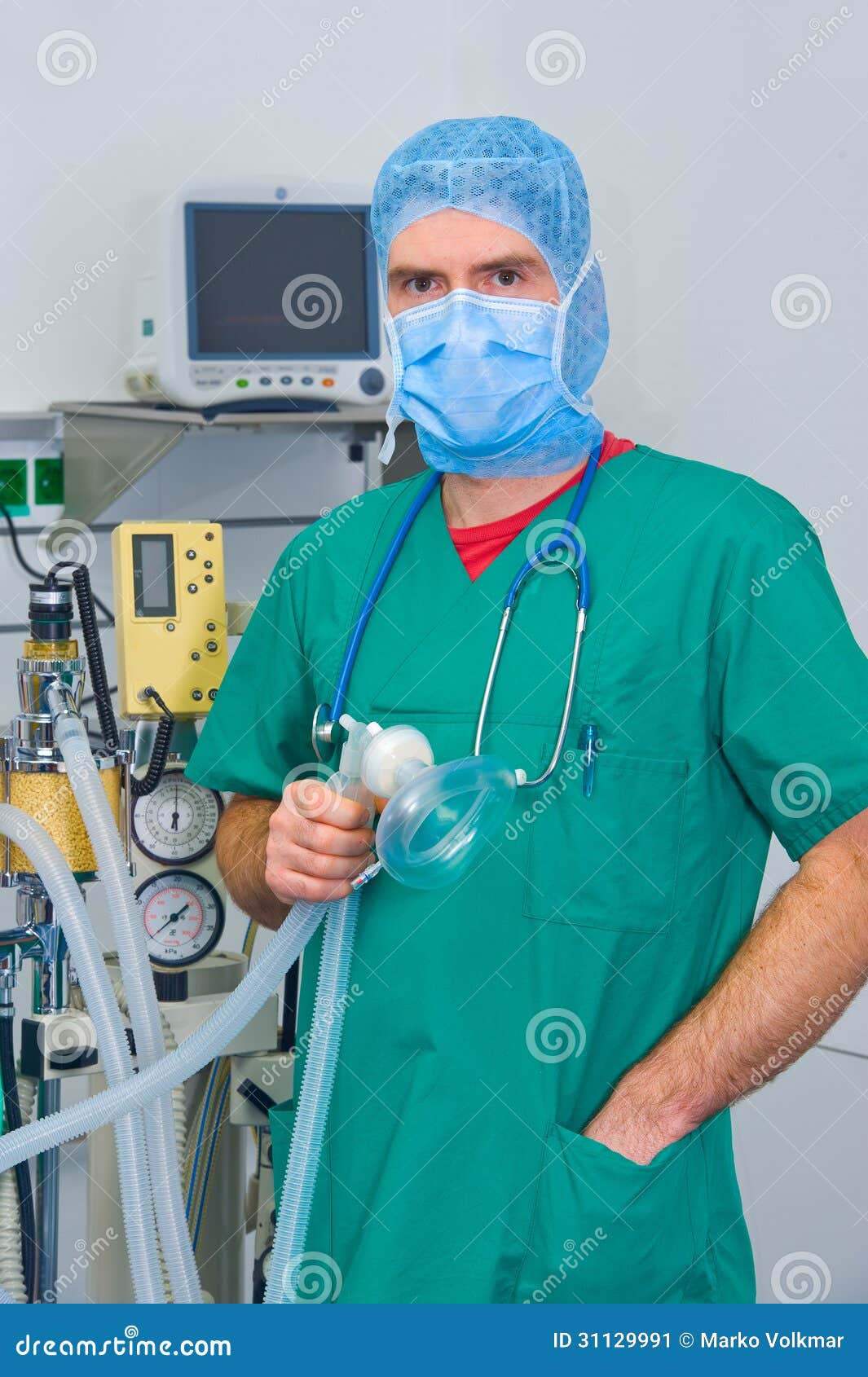 Anesthesiologist imagem de stock. Imagem de medo, capota - 31129991
