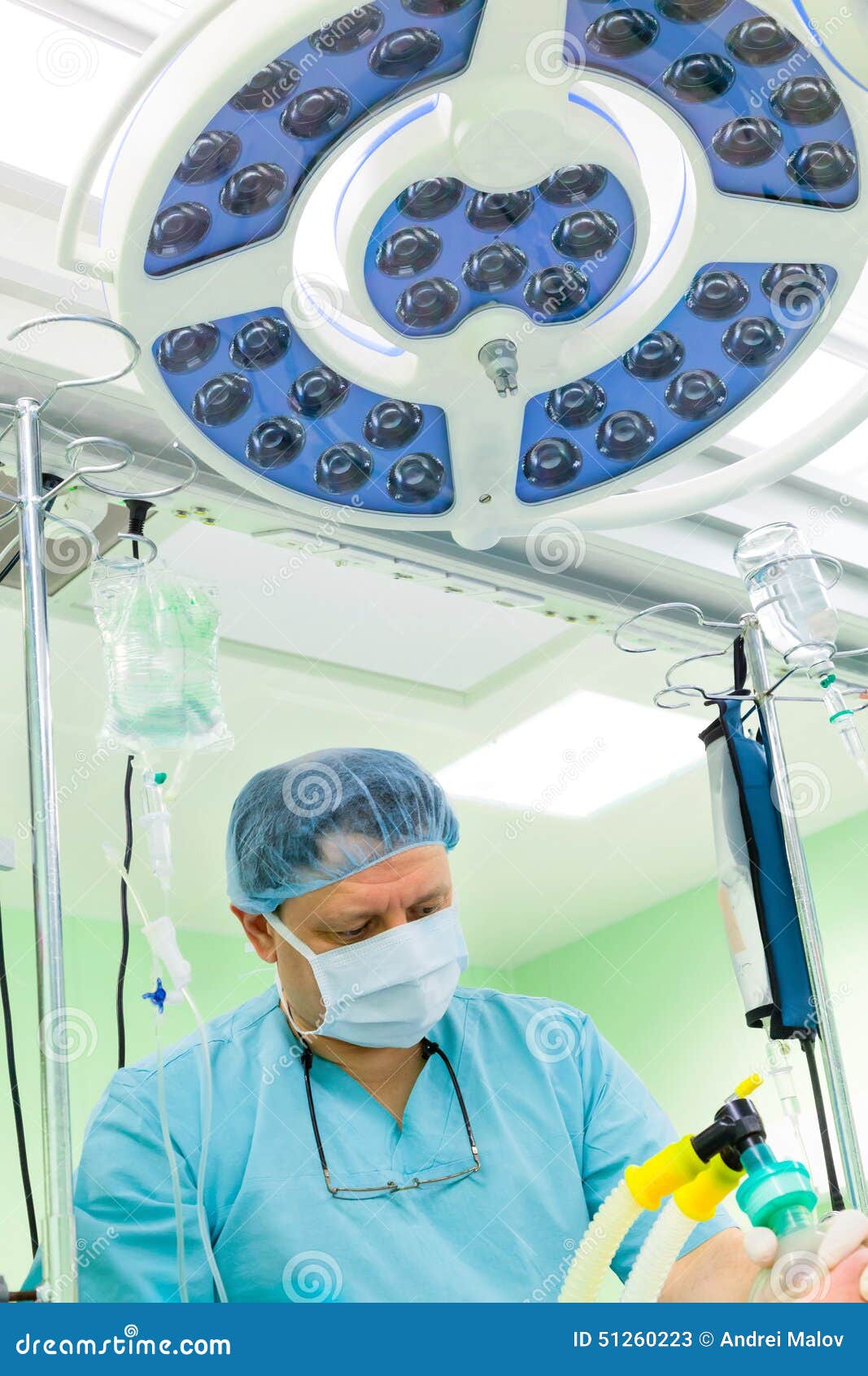 Anesthesiologist in Operation Room Stock Image - Image of doctor ...