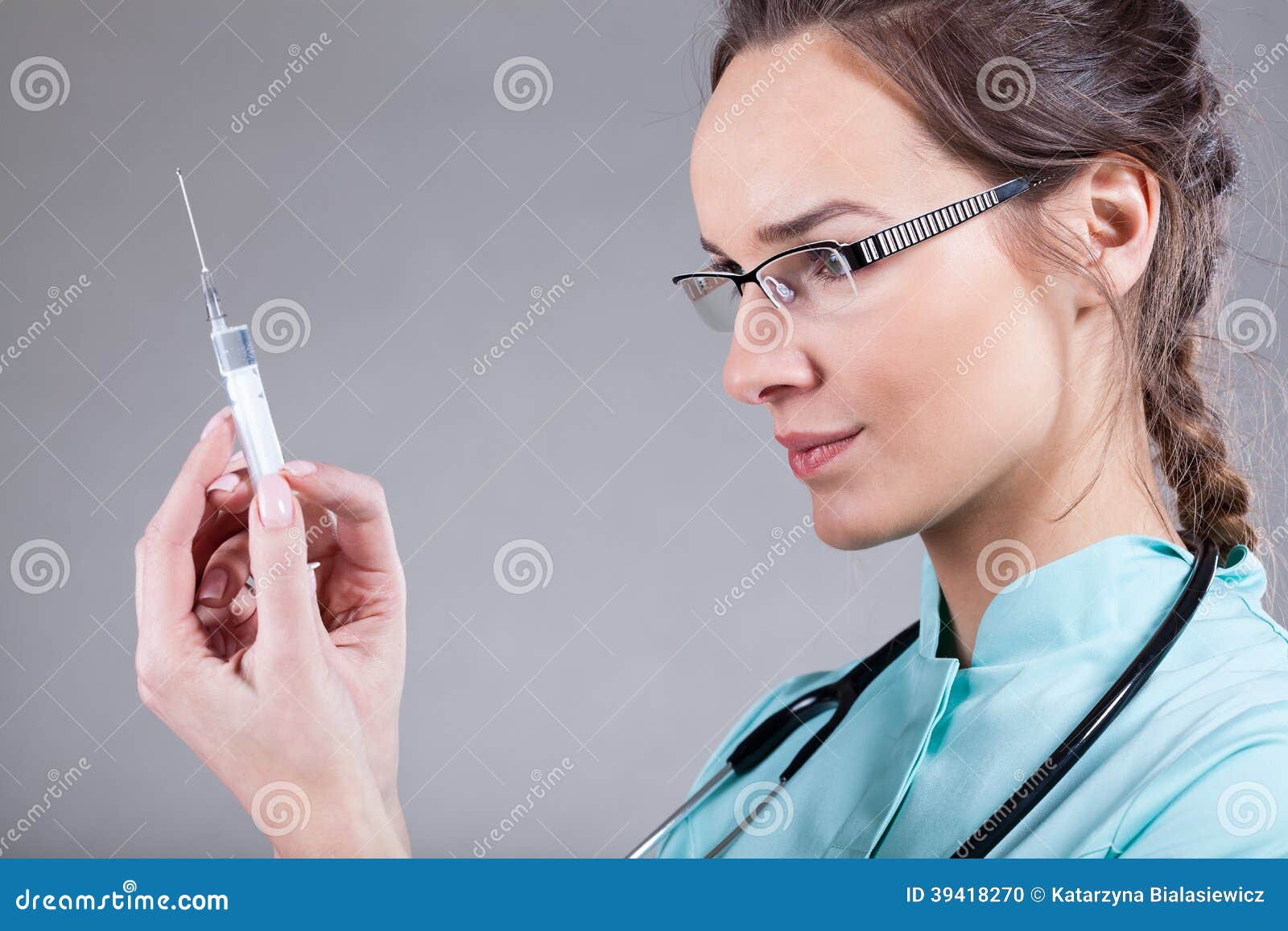Anesthesiologist with a Syringe Stock Photo - Image of doctor, medical ...