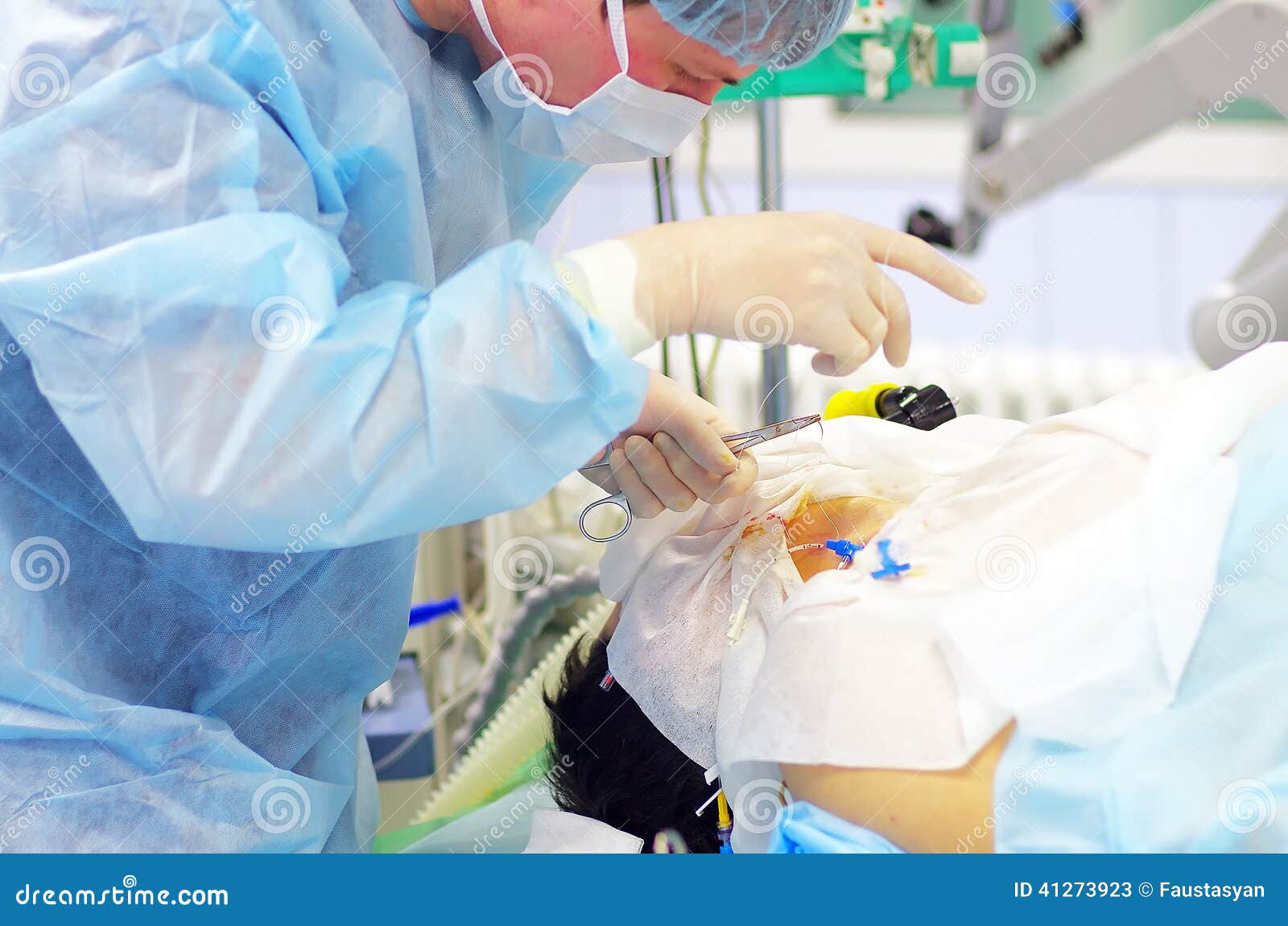 Anesthesiologist at work stock image. Image of operation - 41273923