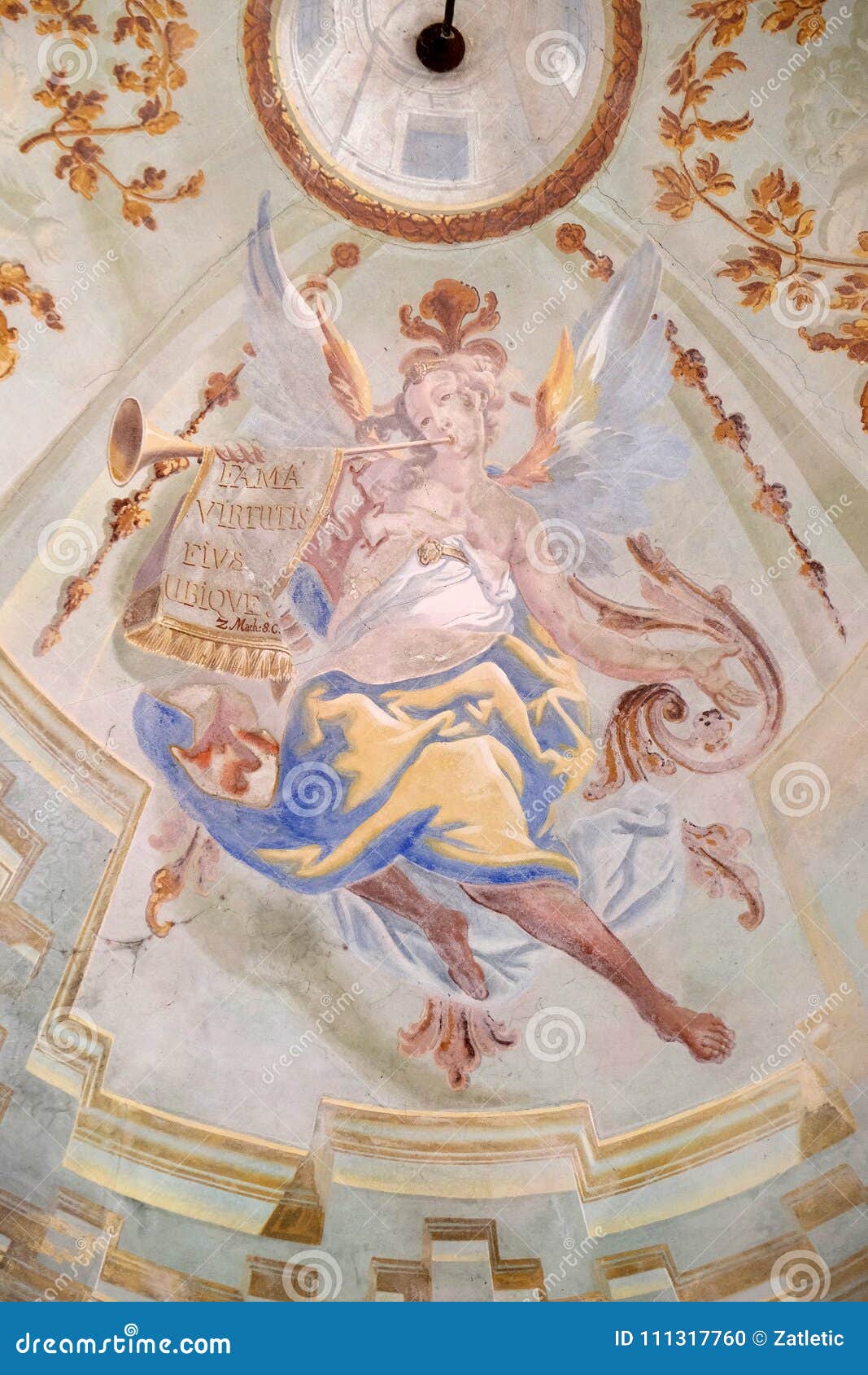 Angelo fotografia stock. Immagine di angelo, traversa - 111317760