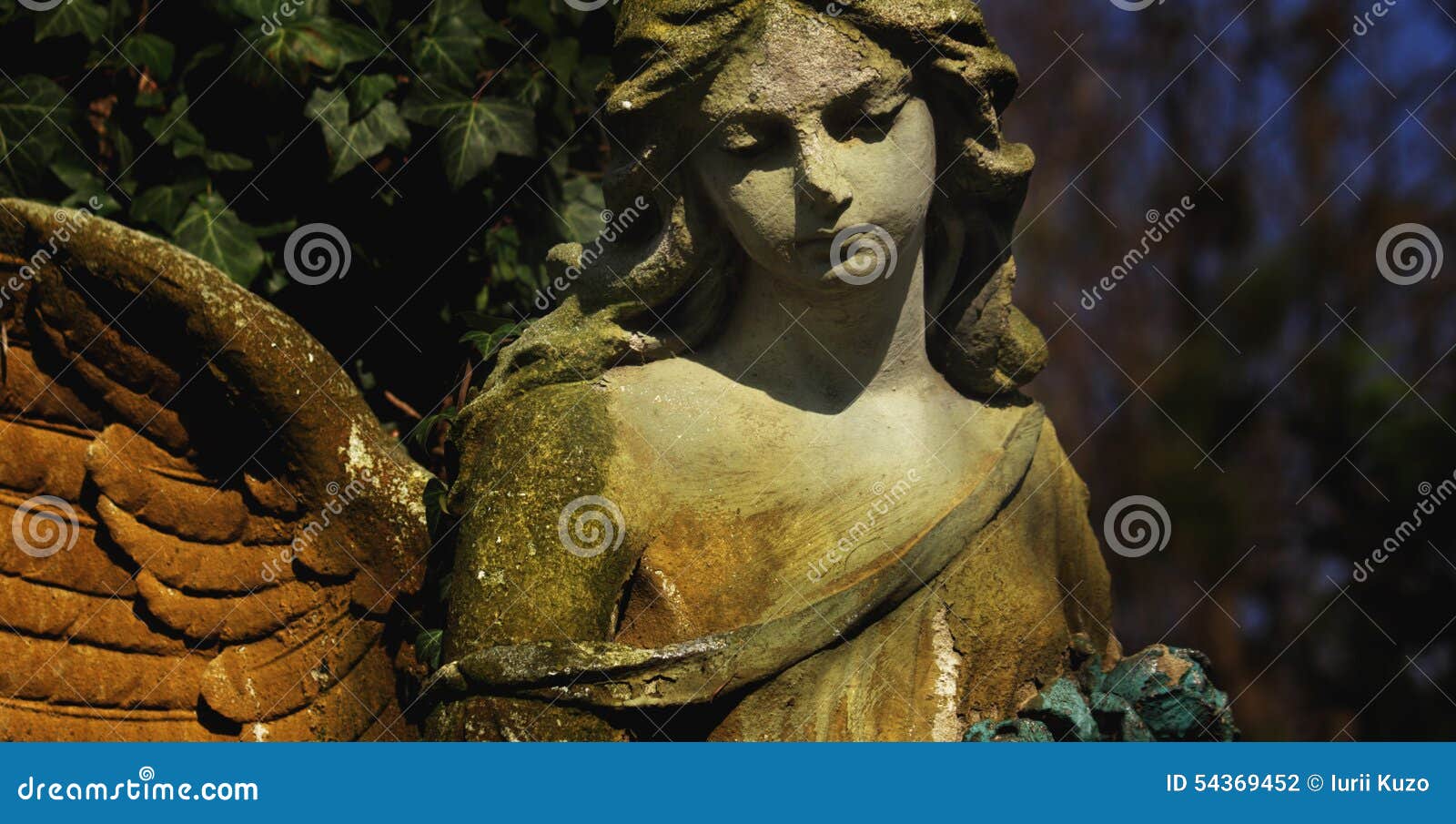 Angelo con le ali fotografia stock. Immagine di mestiere - 54369452