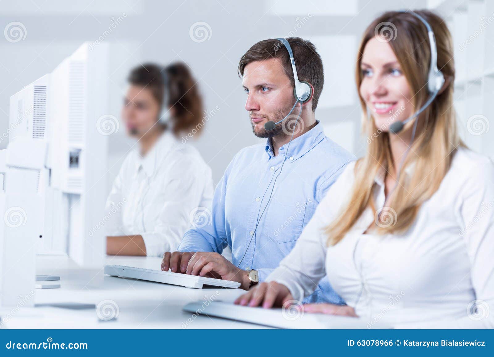 Angenehm im Job stockfoto. Bild von ausstattung, mitte - 63078966